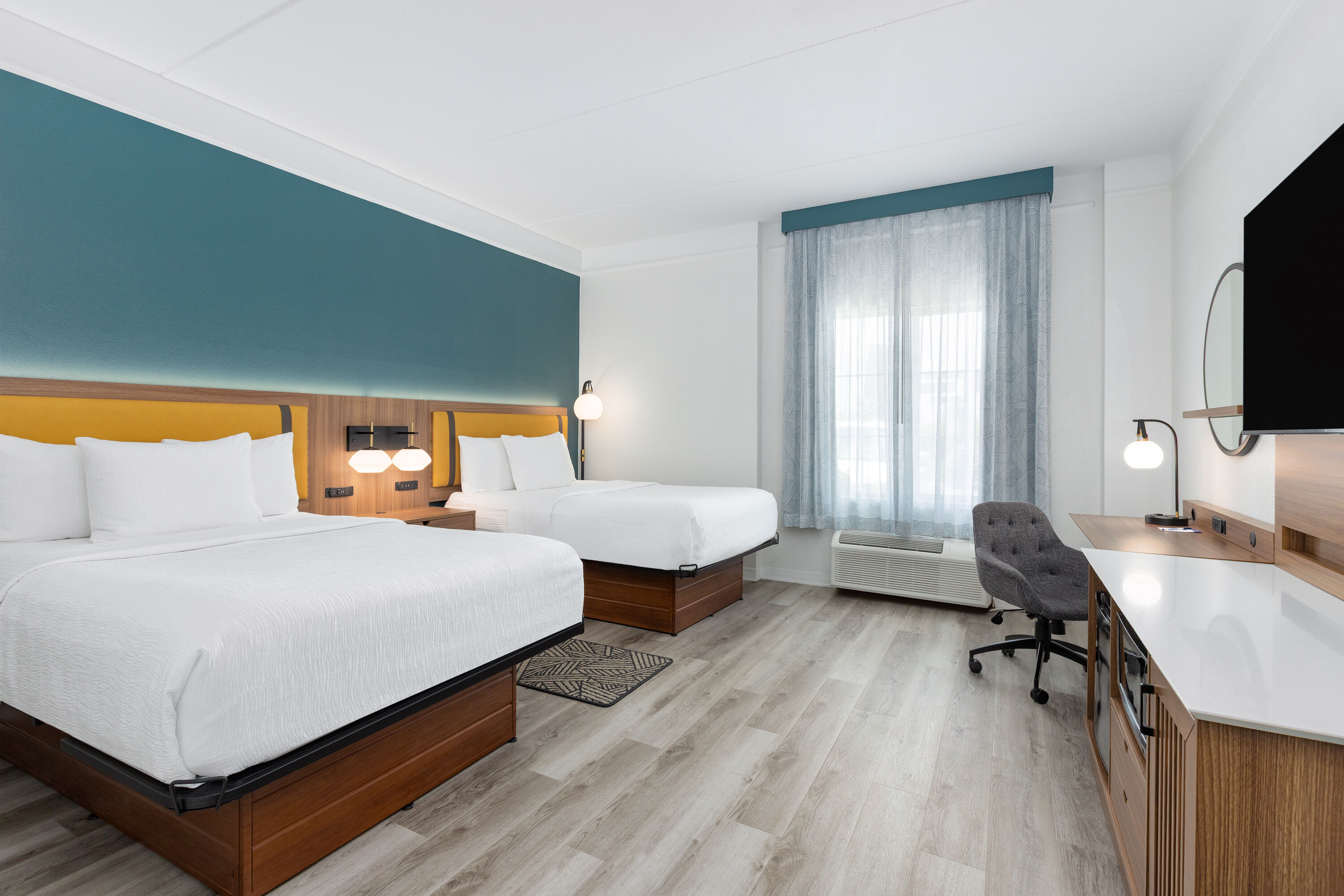 La Quinta Inn & Suites by Wyndham Sherman | Sherman, TX Hotels