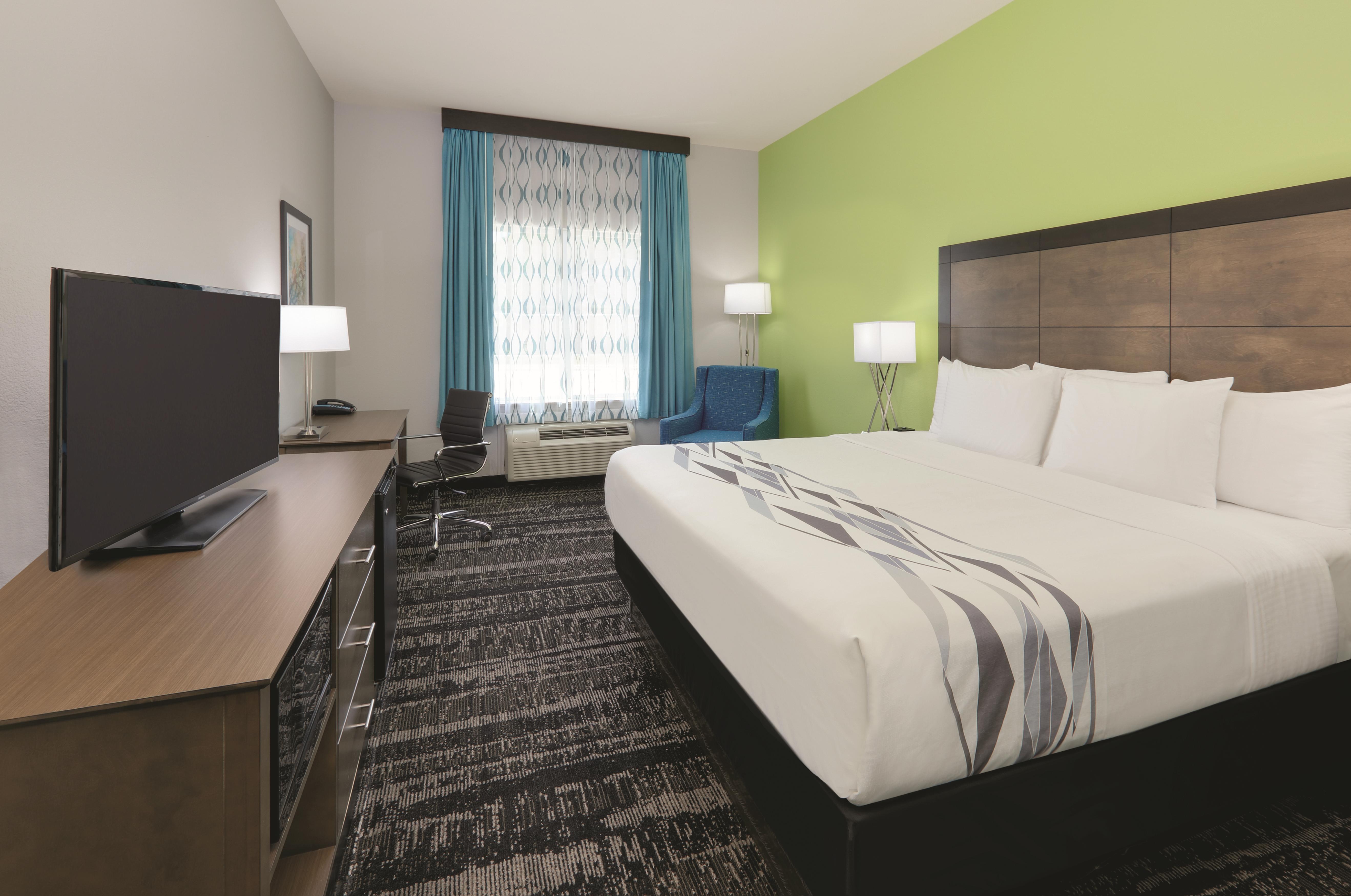 La Quinta Inn & Suites by Wyndham Tyler South | Tyler, TX Hotels