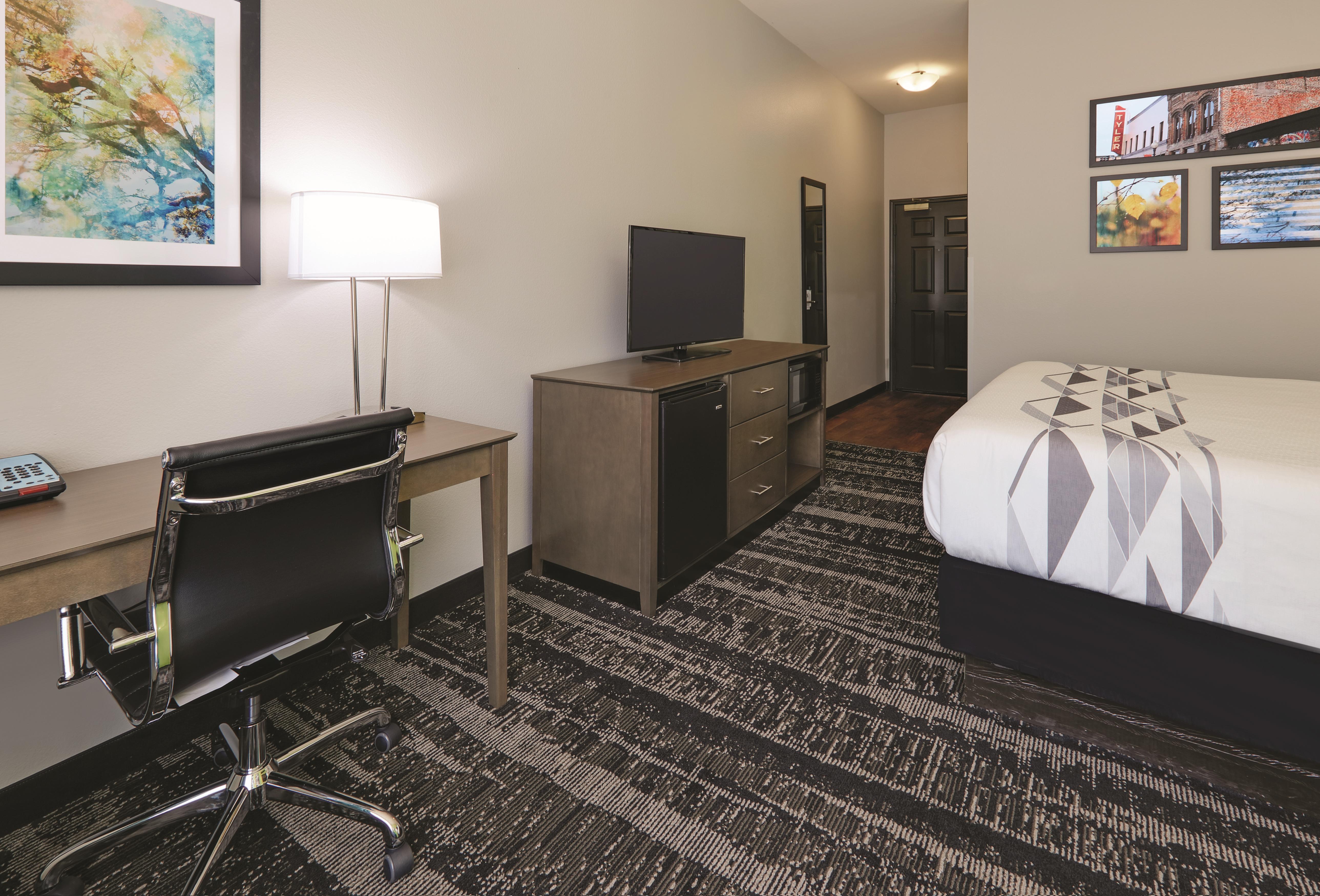 La Quinta Inn & Suites by Wyndham Tyler South | Tyler, TX Hotels