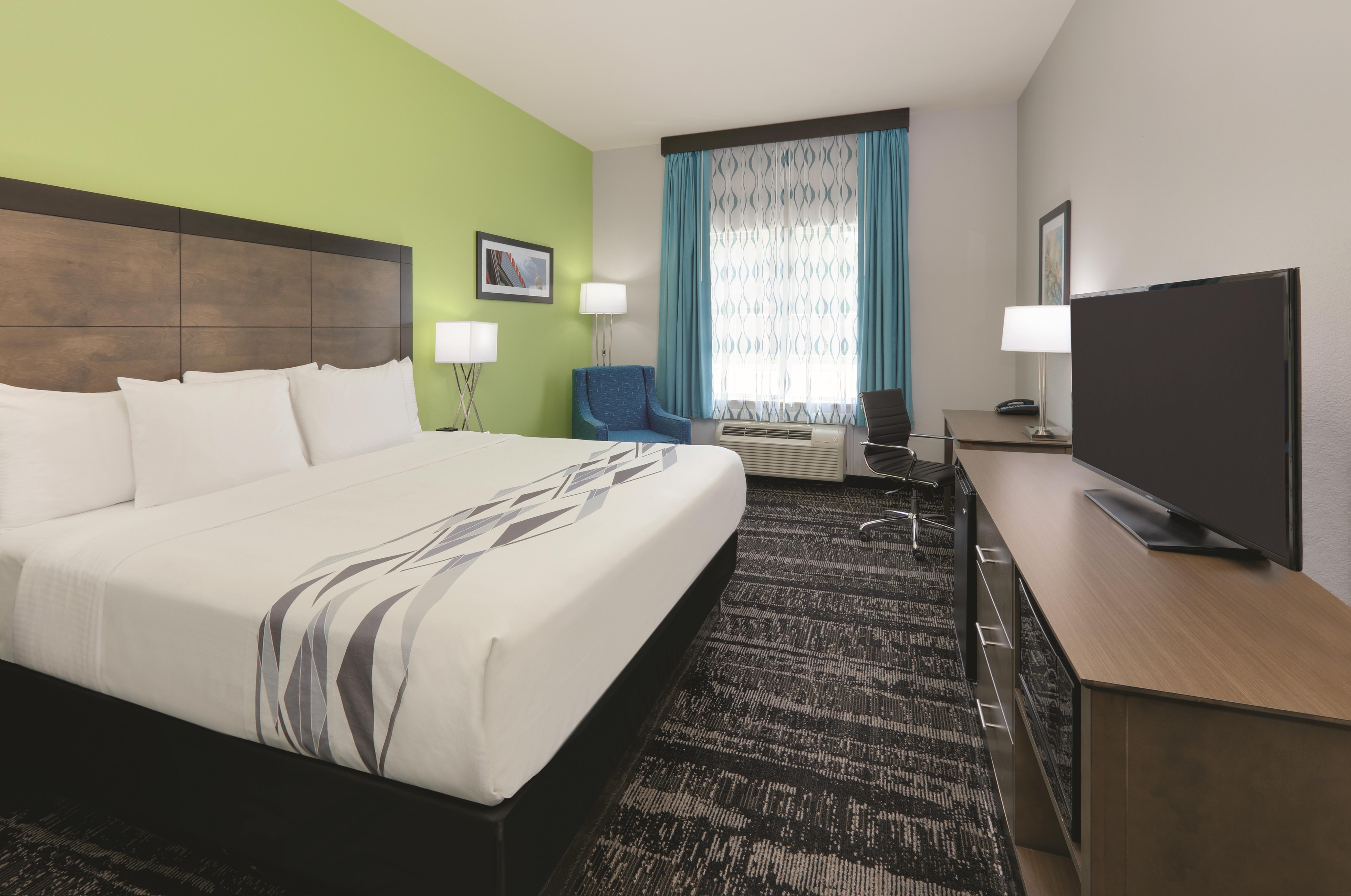 La Quinta Inn & Suites by Wyndham Tyler South | Tyler, TX Hotels