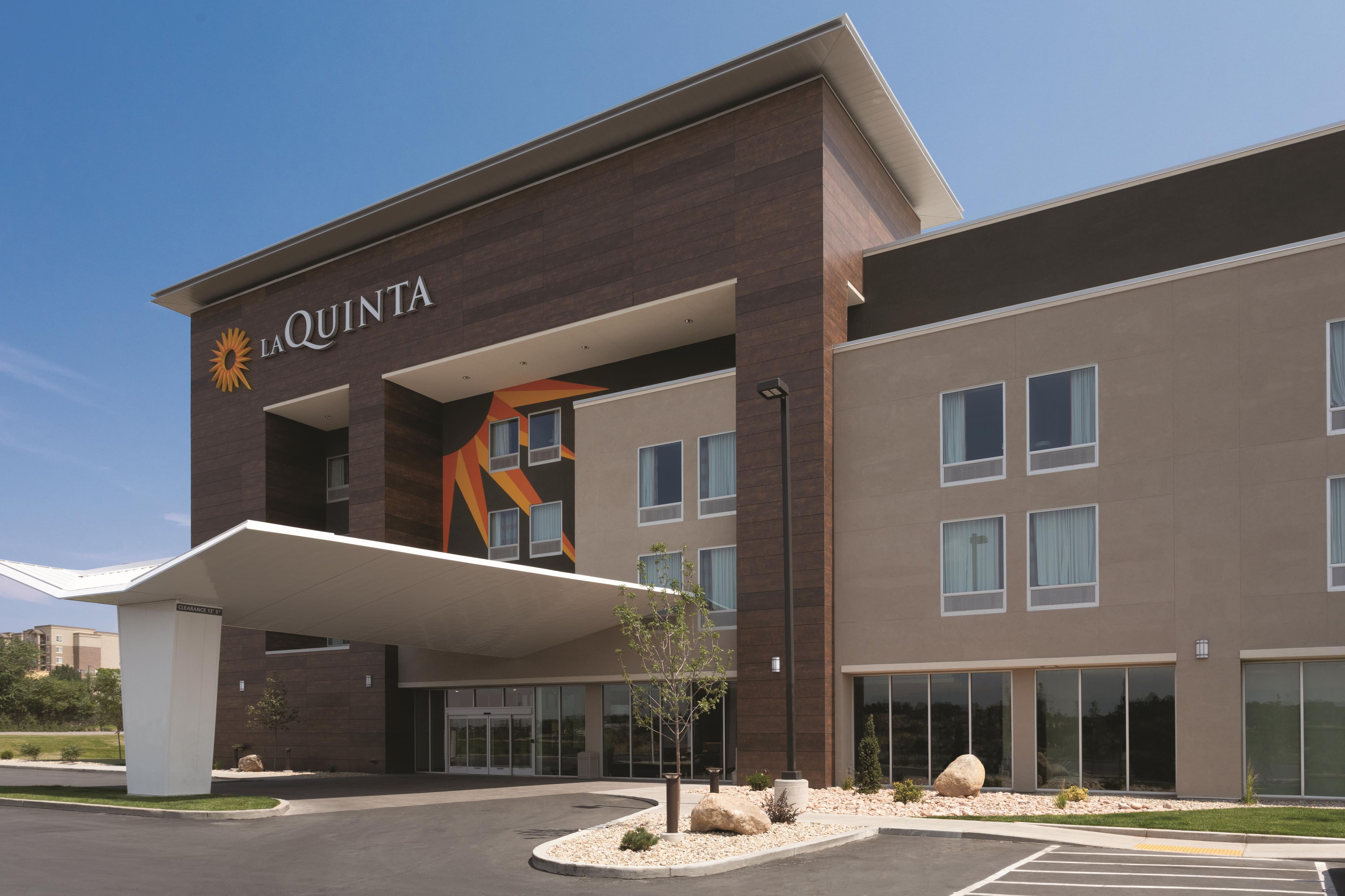 La Quinta Inn & Suites by Wyndham South Jordan | South Jordan, UT Hotels