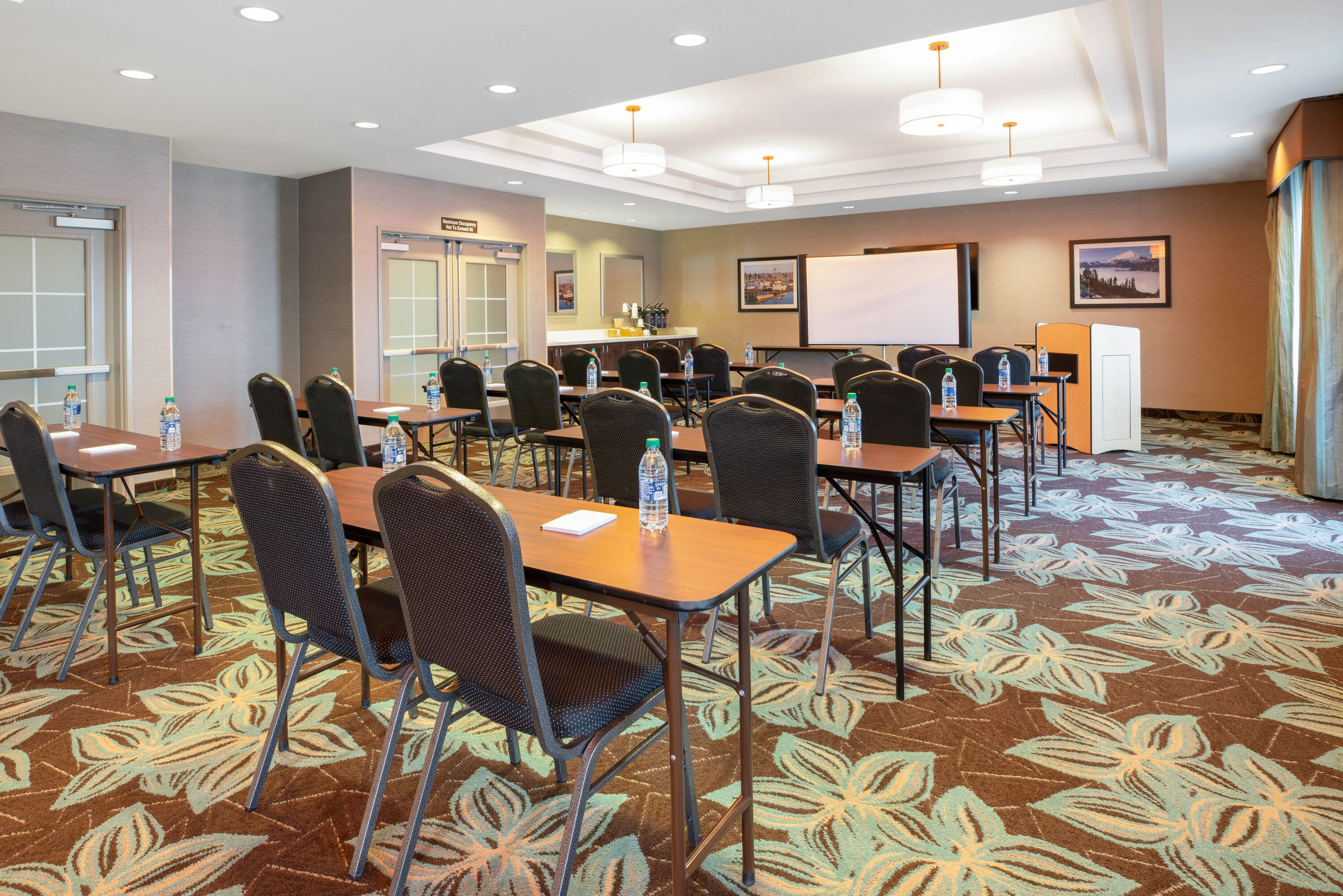 La Quinta Inn & Suites by Wyndham Bellingham | Bellingham, WA Hotels