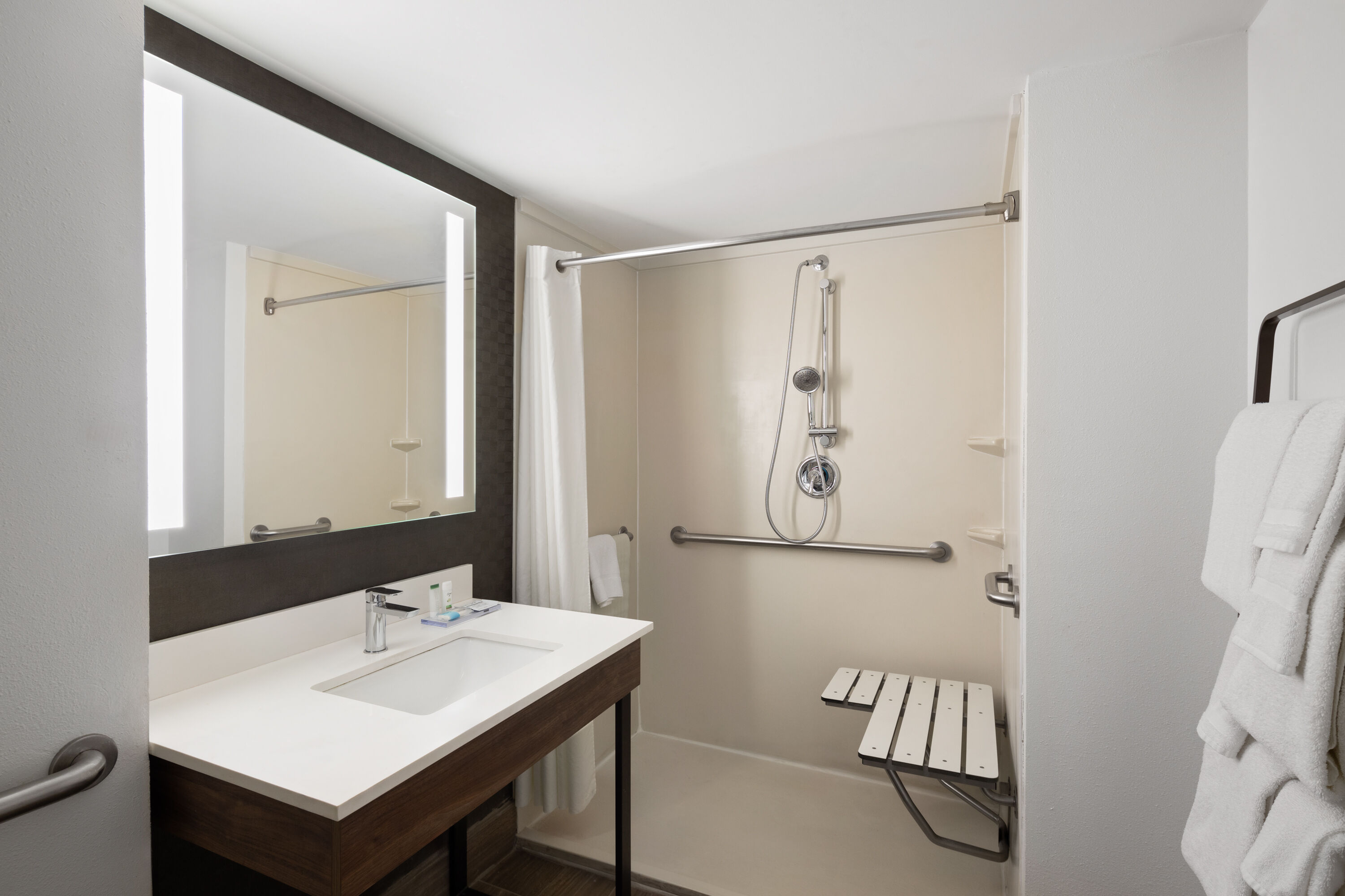 La Quinta Inn & Suites by Wyndham Kennewick | Kennewick, WA Hotels