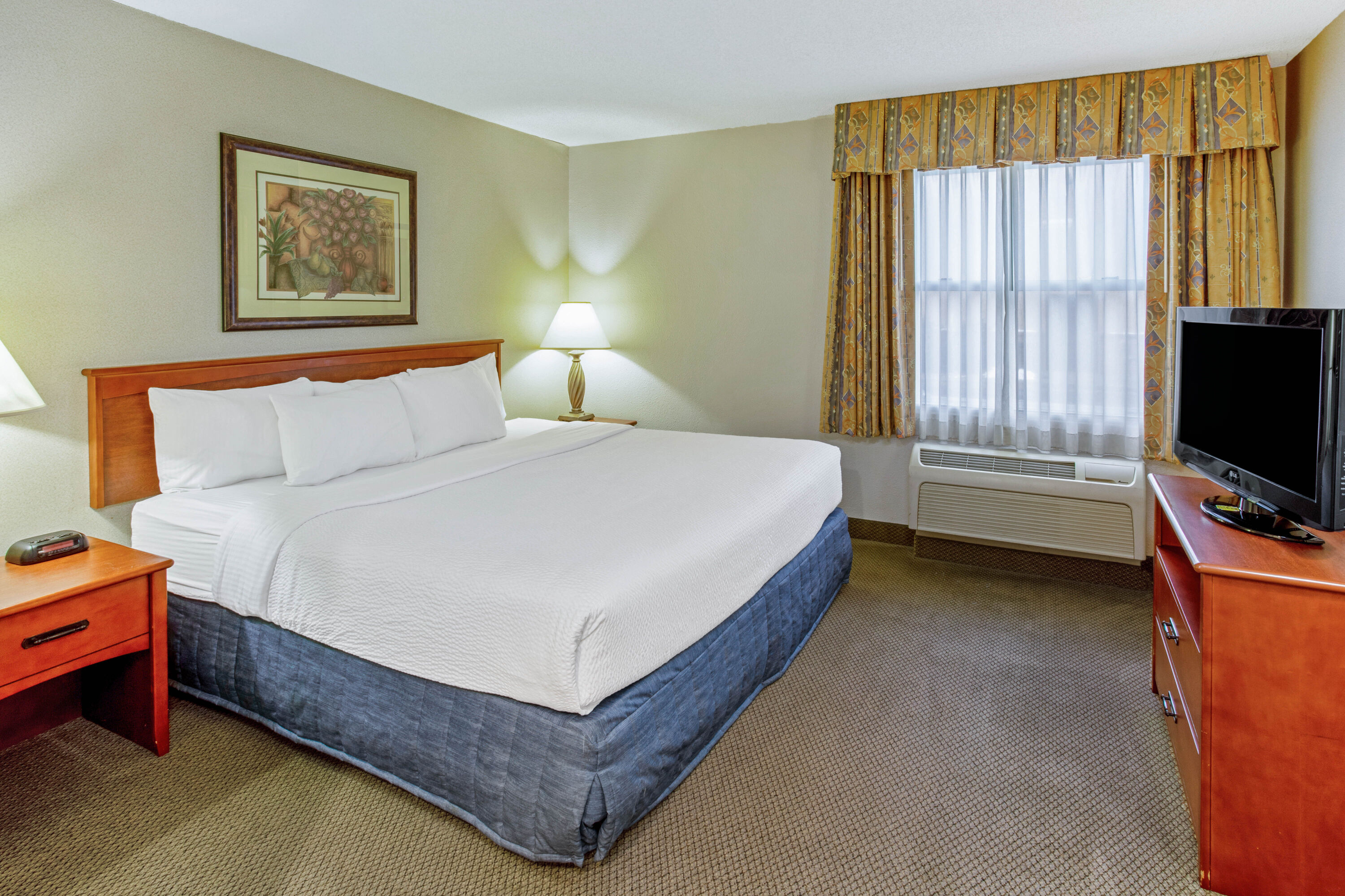 La Quinta Inn & Suites by Wyndham Appleton College Avenue | Appleton ...