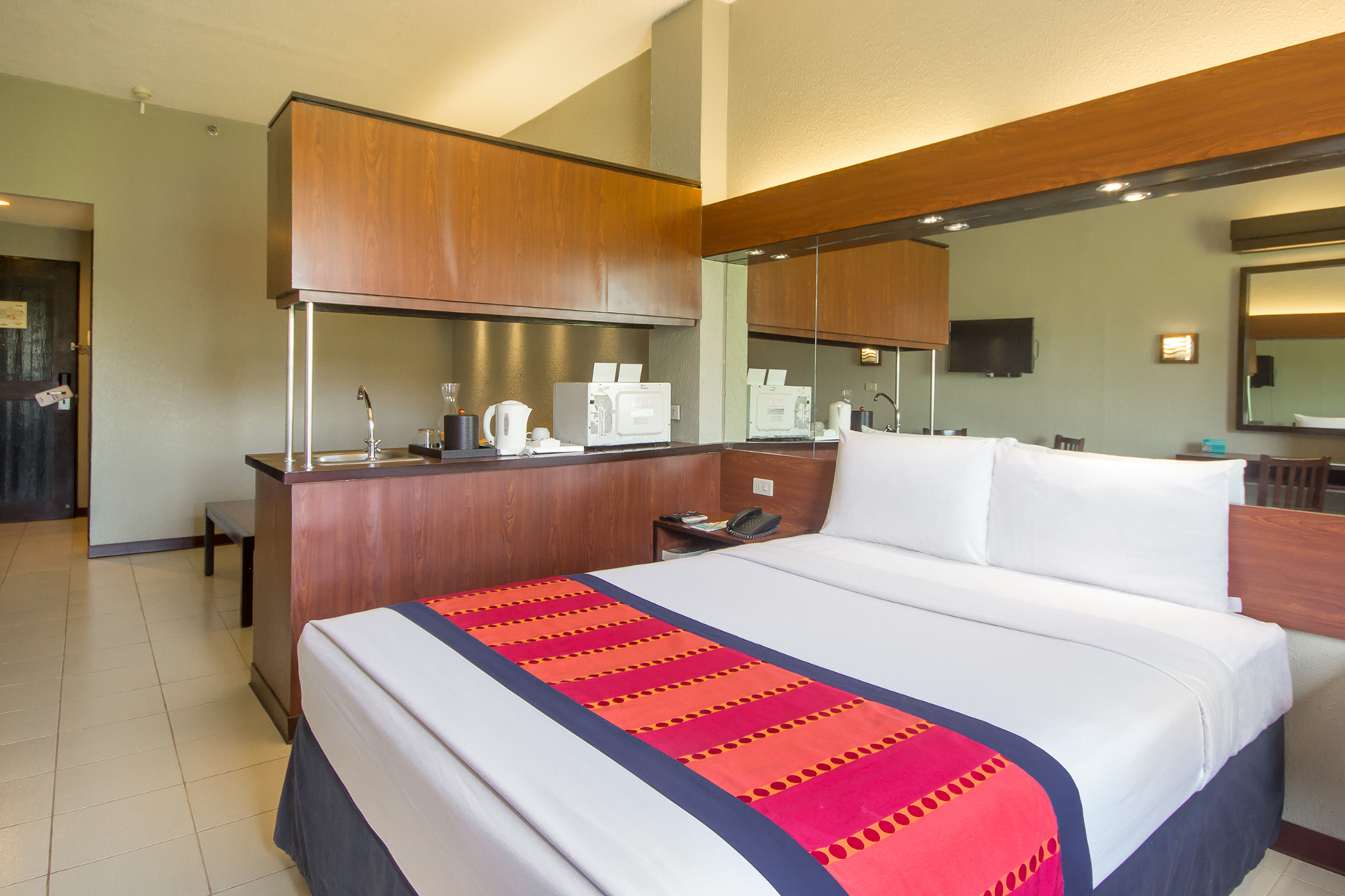 Microtel by Wyndham Eagle Ridge | Cavite, PH Hotels