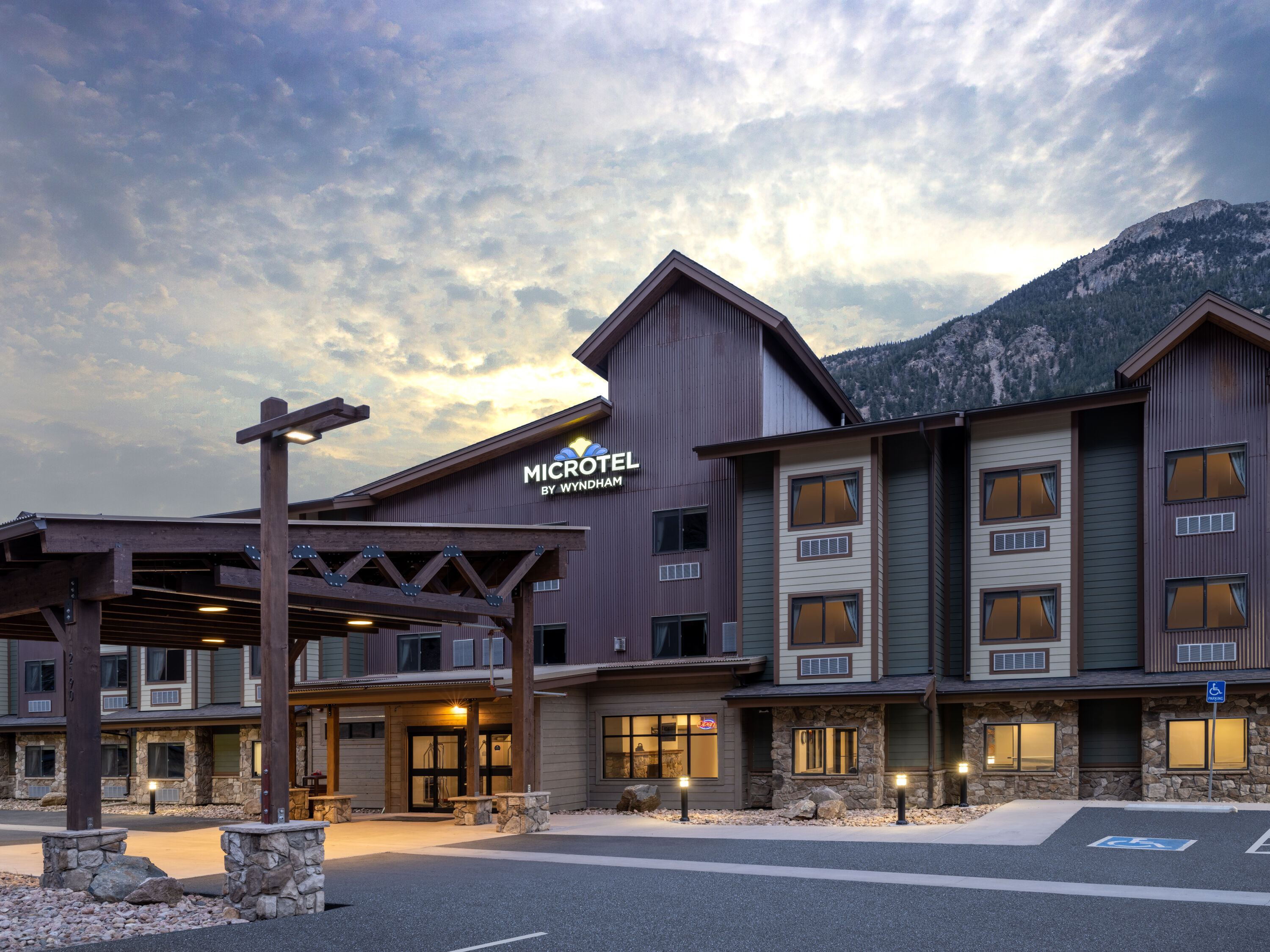 Microtel Inn & Suites by Wyndham Georgetown Lake | Georgetown, CO Hotels