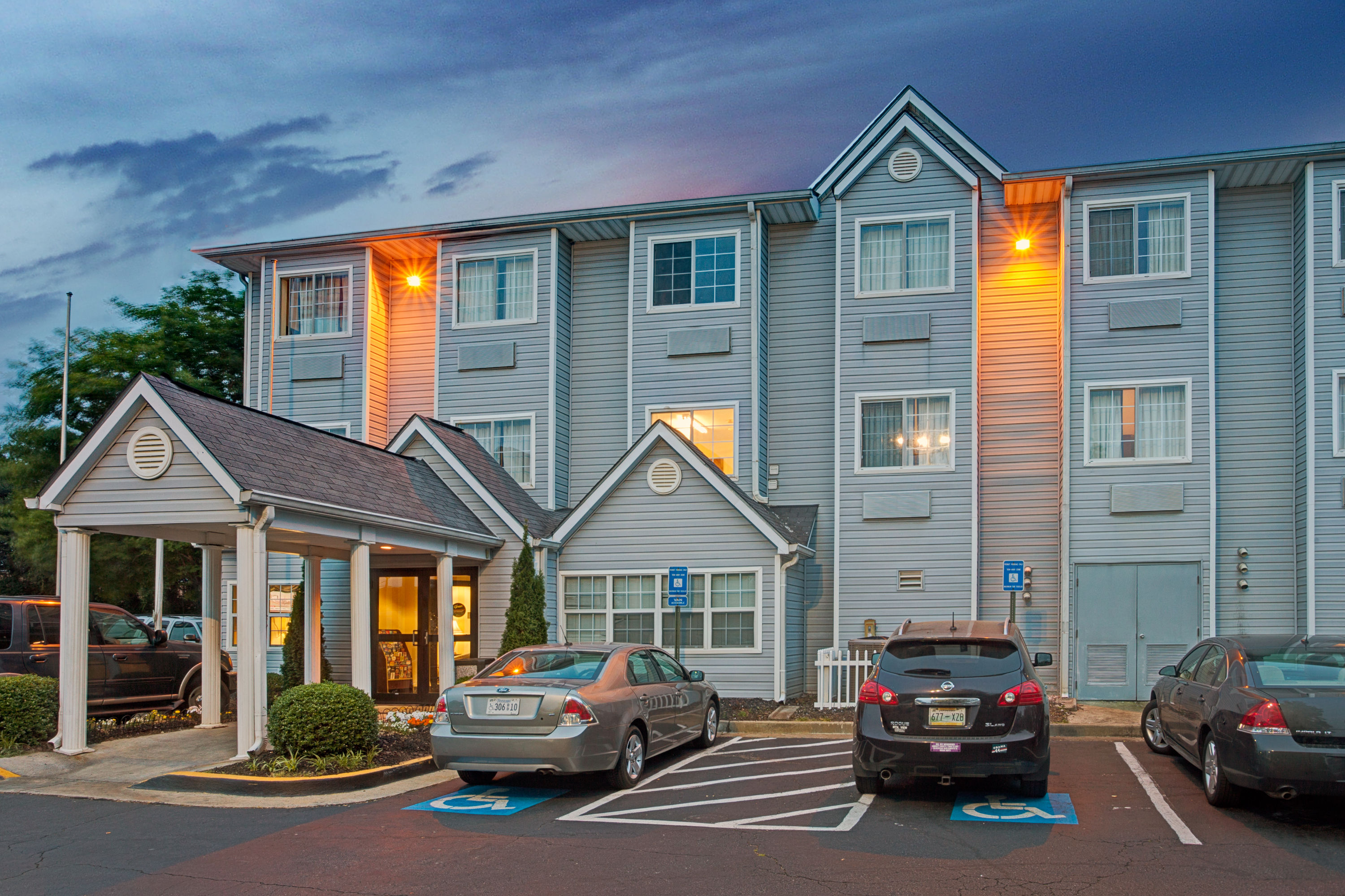 Microtel Inn & Suites by Wyndham Atlanta Airport | College Park, GA Hotels
