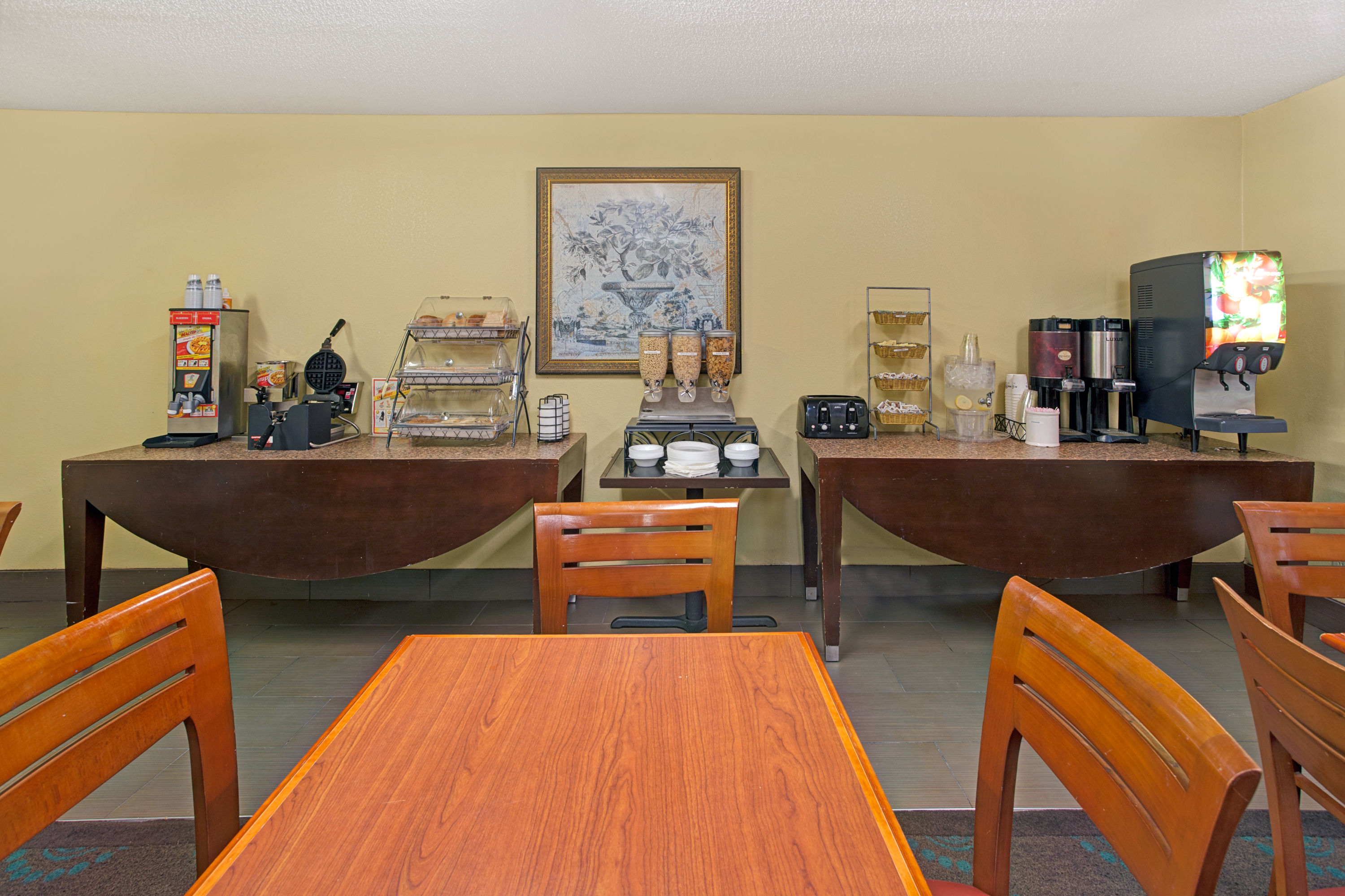 Microtel Inn & Suites by Wyndham Atlanta Airport | College Park, GA Hotels