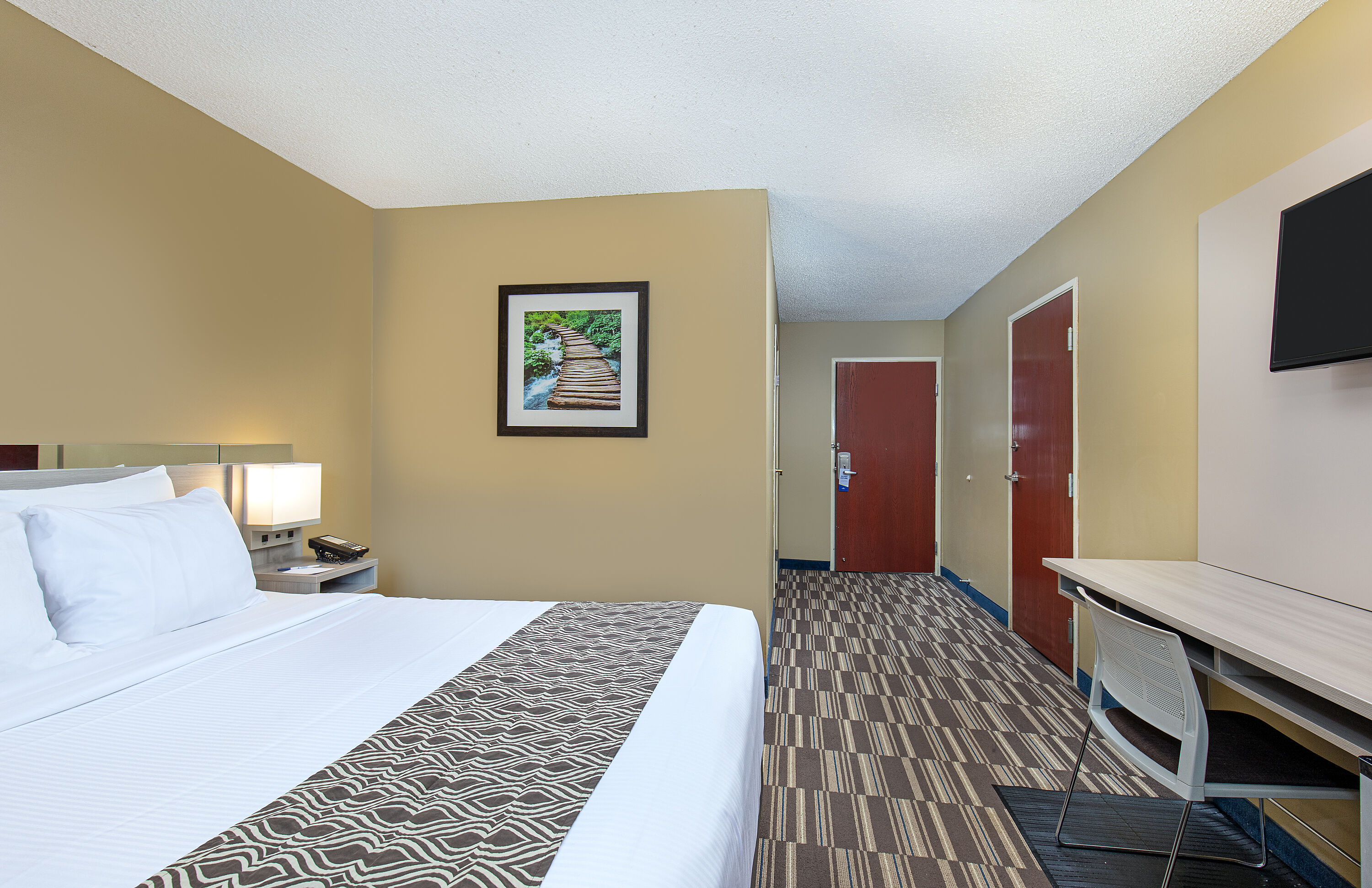 Microtel Inn & Suites by Wyndham Dry Ridge | Dry Ridge, KY Hotels