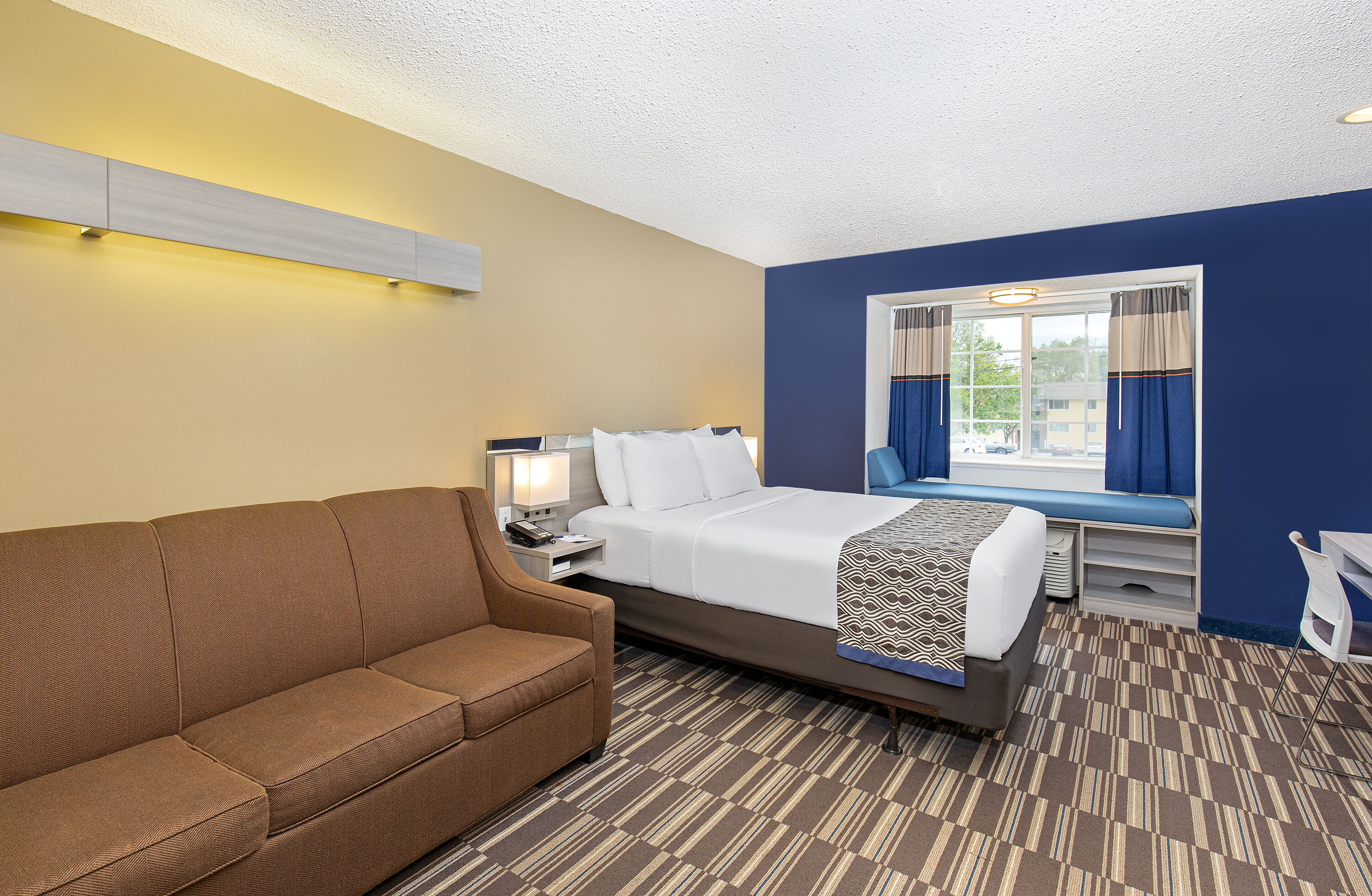 Microtel Inn & Suites by Wyndham Dry Ridge | Dry Ridge, KY Hotels
