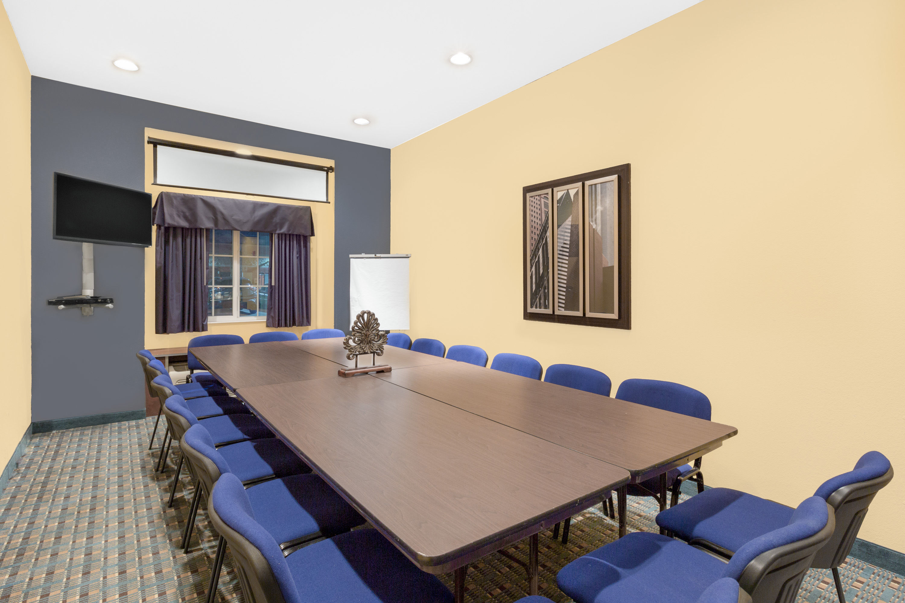 Microtel Inn & Suites by Wyndham Kearney | Kearney, NE Hotels