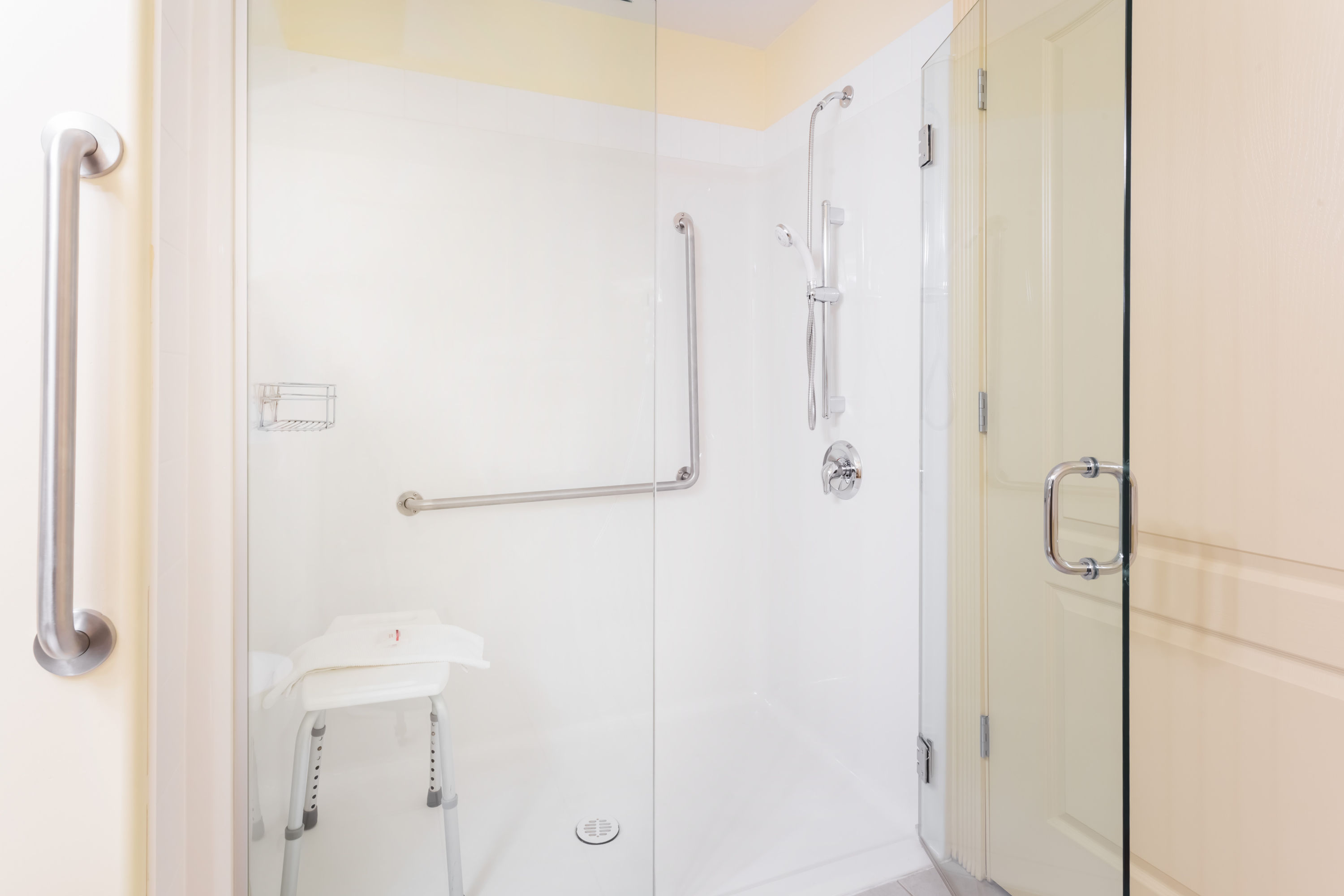 Ramada by Wyndham Hinton | Hinton, AB Hotels