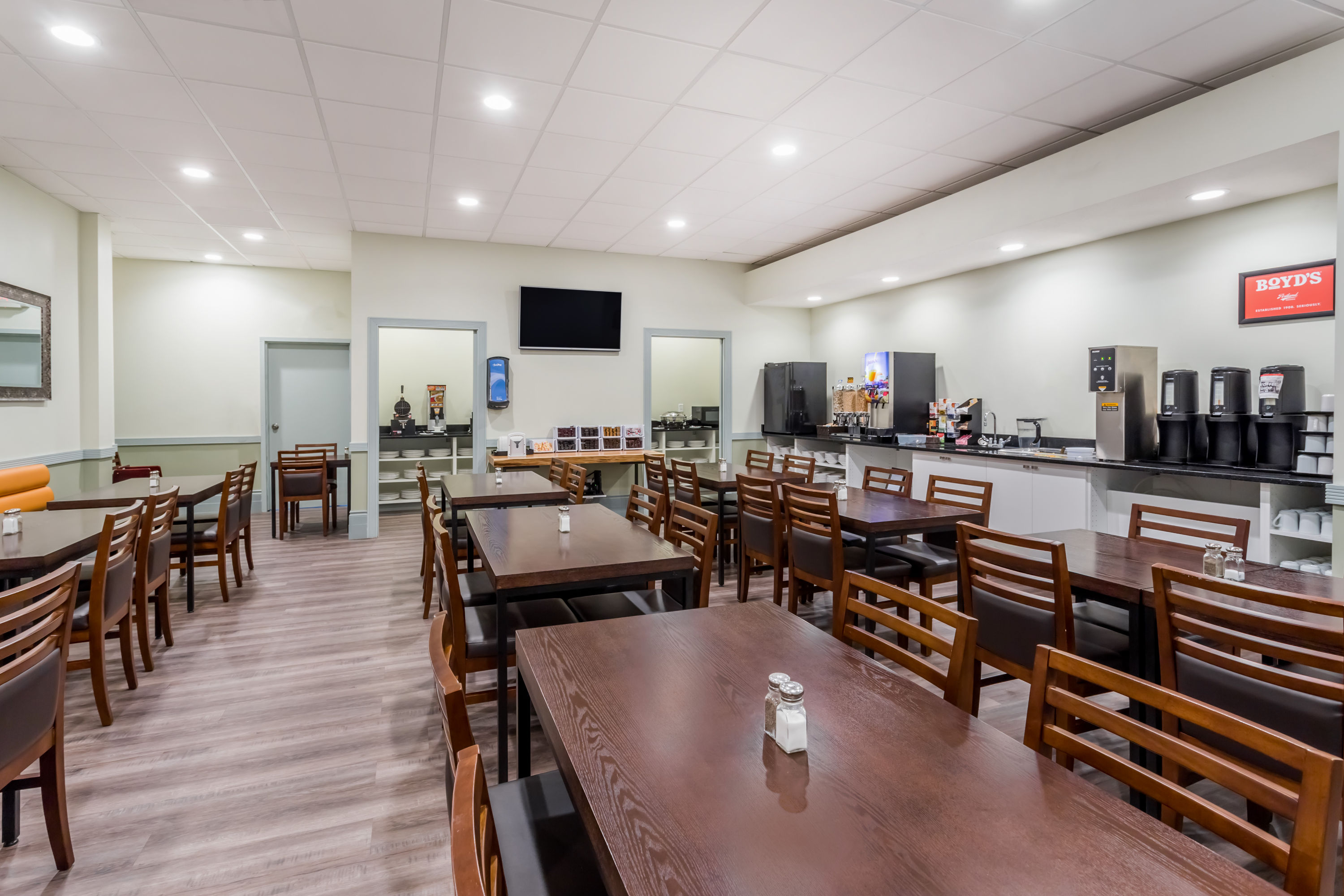 Ramada by Wyndham Hinton | Hinton, AB Hotels