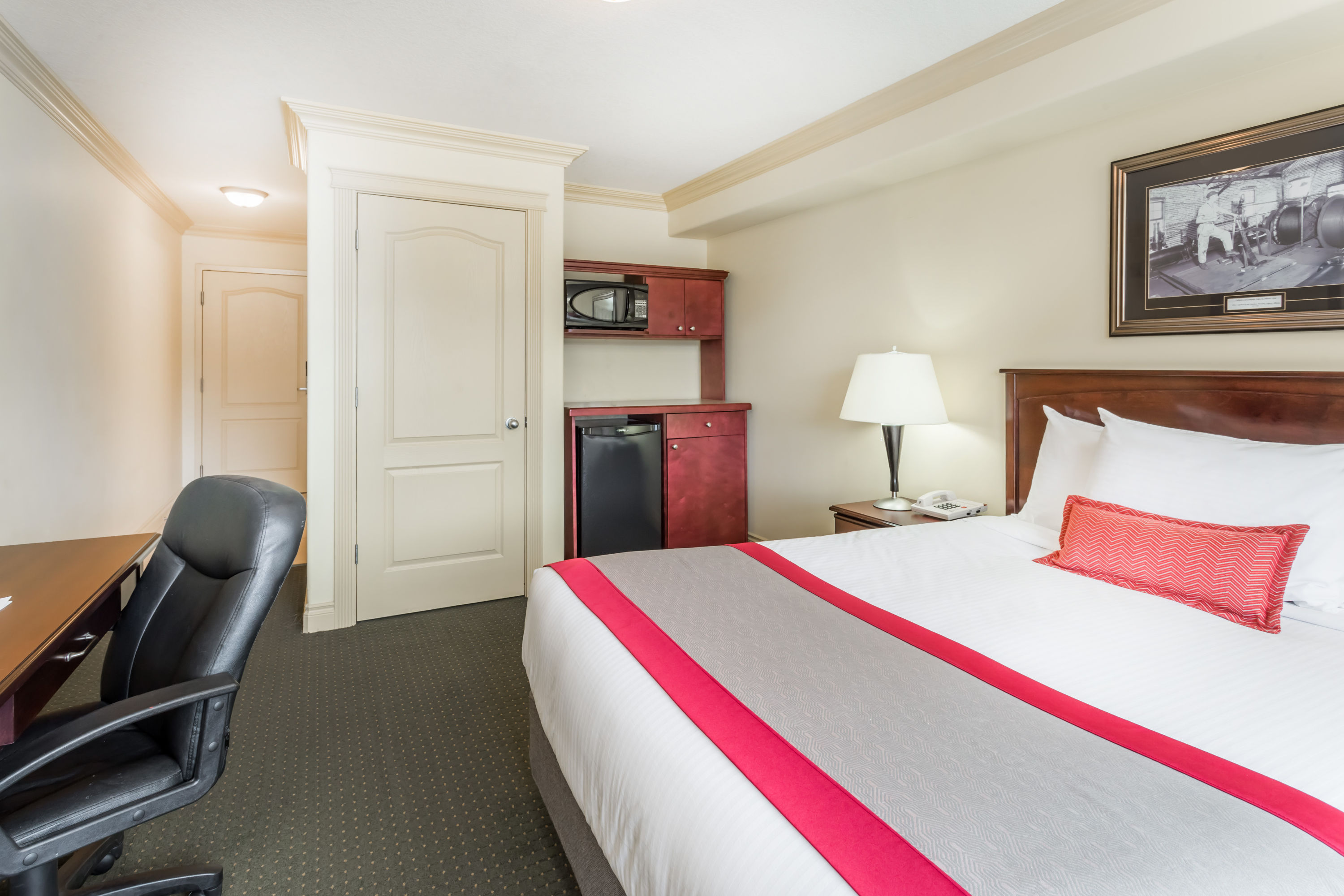Ramada by Wyndham Hinton | Hinton, AB Hotels