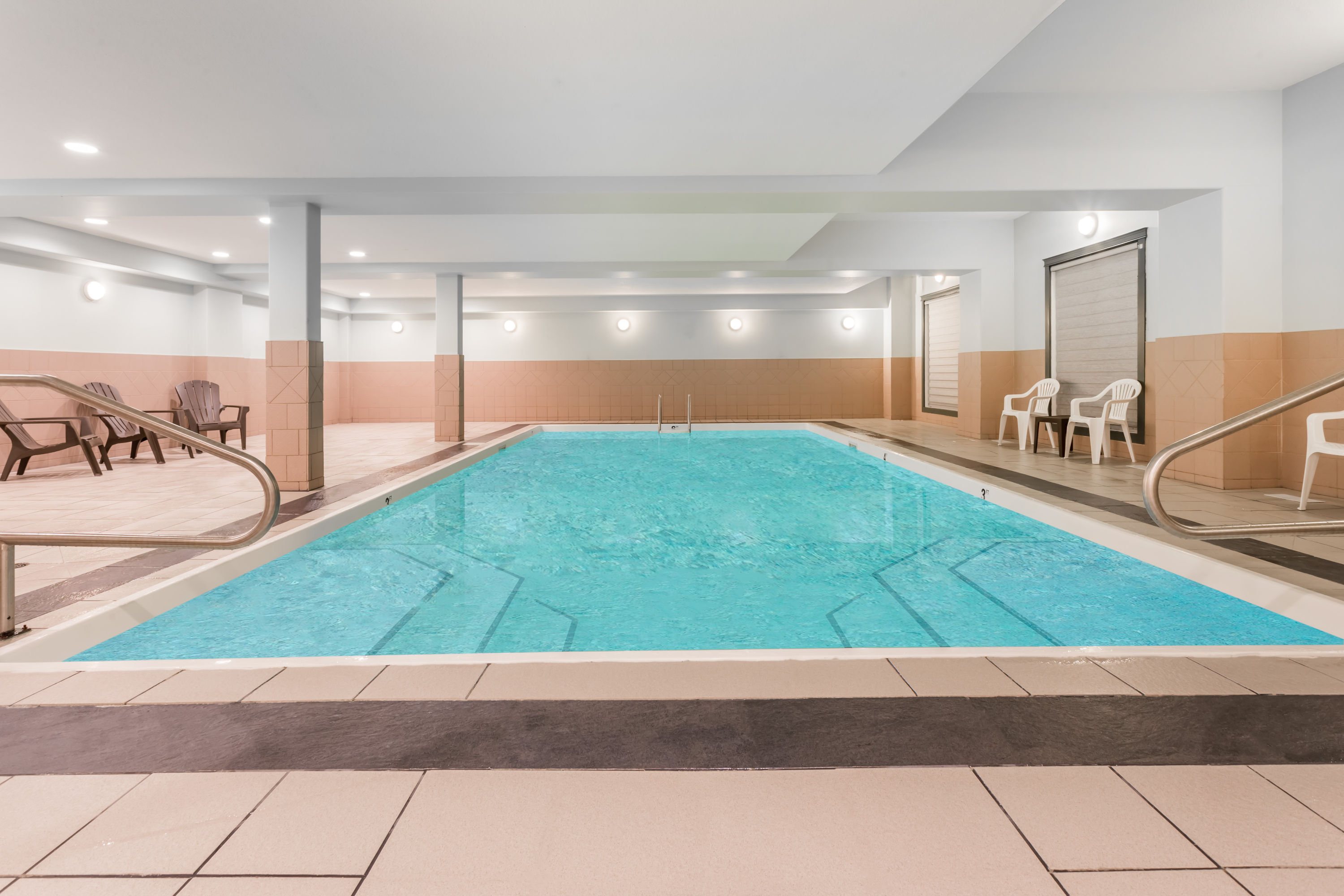 Ramada by Wyndham Hinton | Hinton, AB Hotels