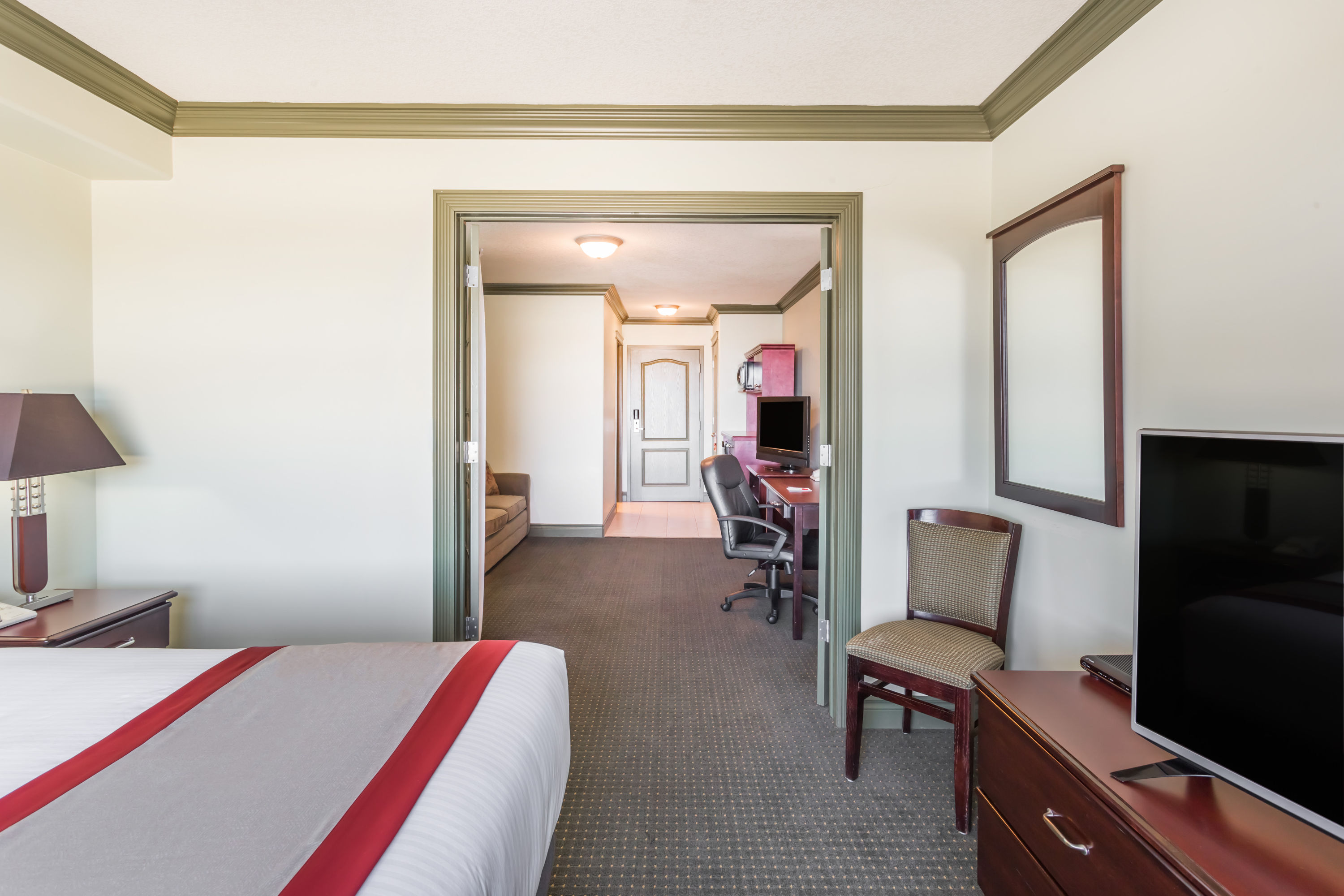 Ramada by Wyndham Hinton | Hinton, AB Hotels