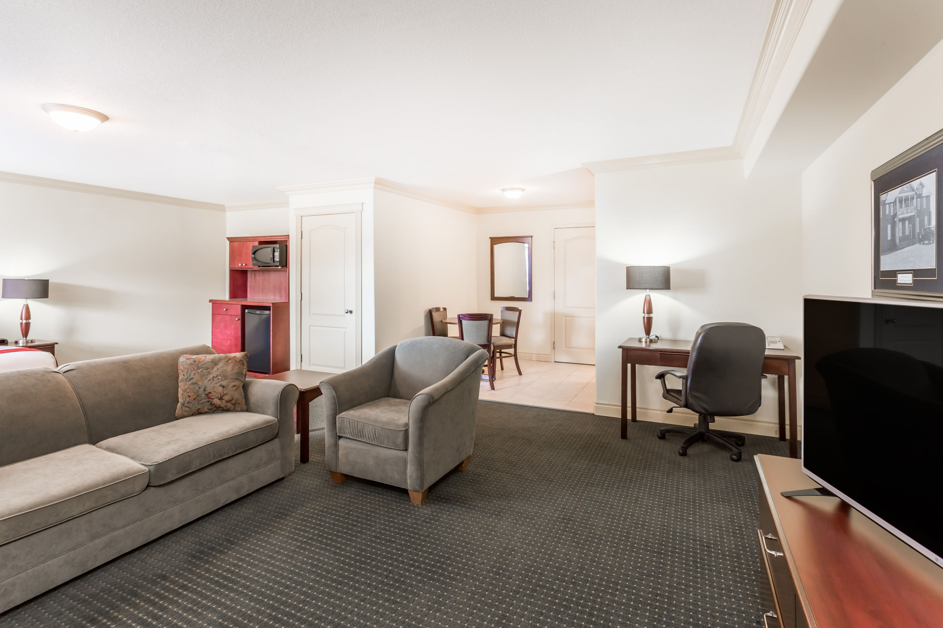 Ramada by Wyndham Hinton | Hinton, AB Hotels