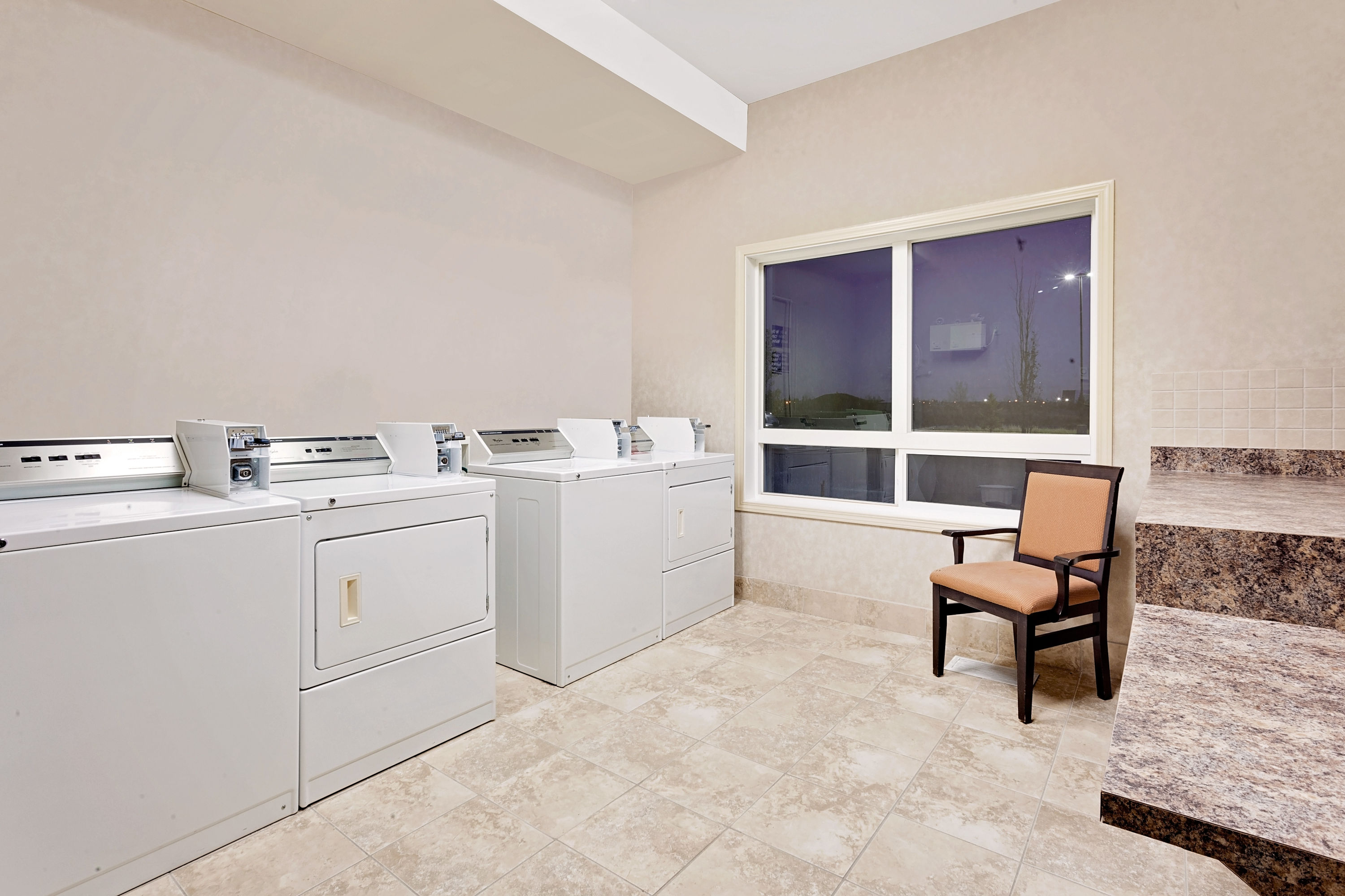 Ramada by Wyndham Stettler | Stettler, AB Hotels