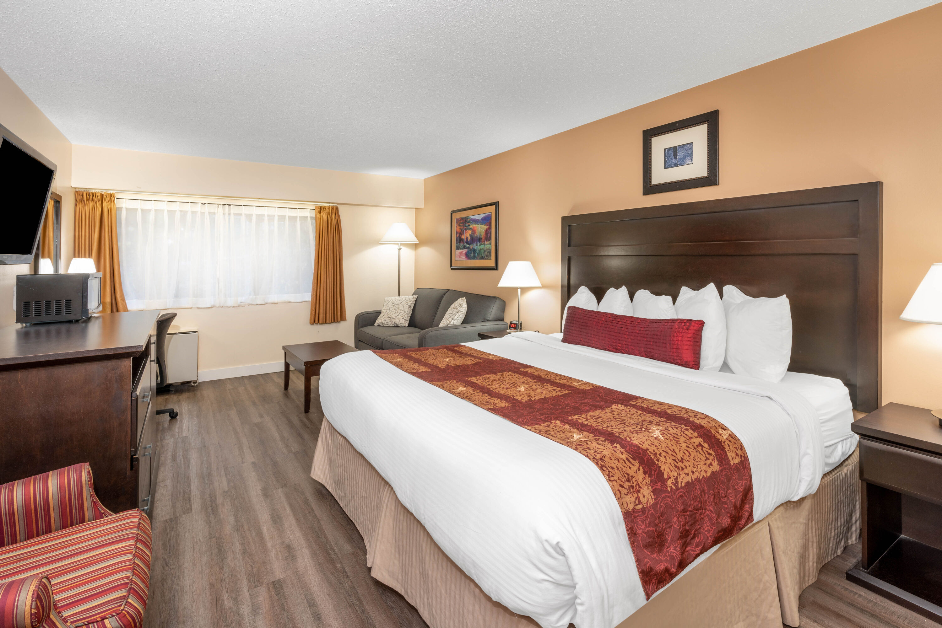 Ramada by Wyndham Coquitlam | Coquitlam, BC Hotels