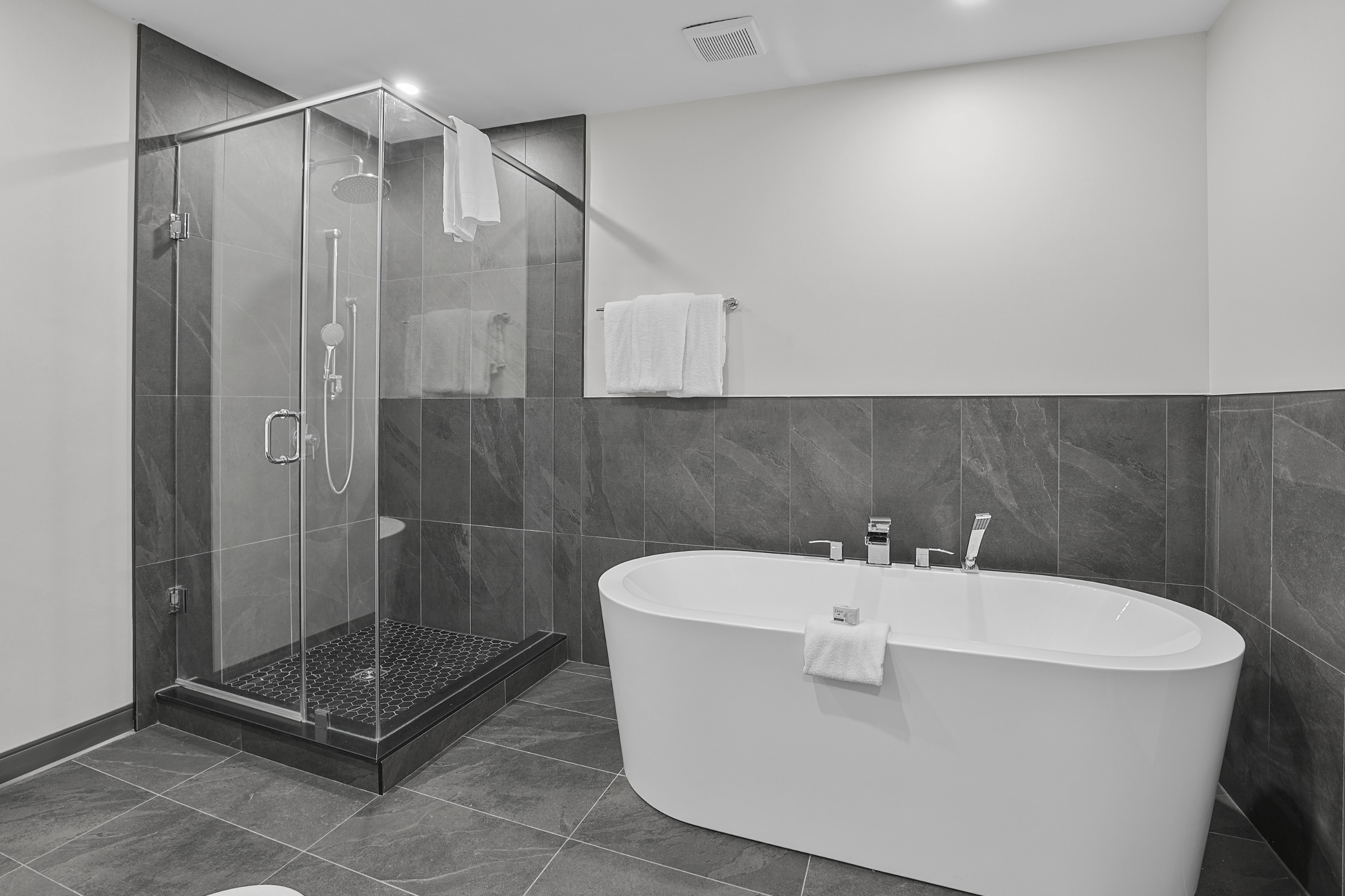 Ramada by Wyndham Jordan/Beacon Harbourside Resort | Jordan Station, ON ...