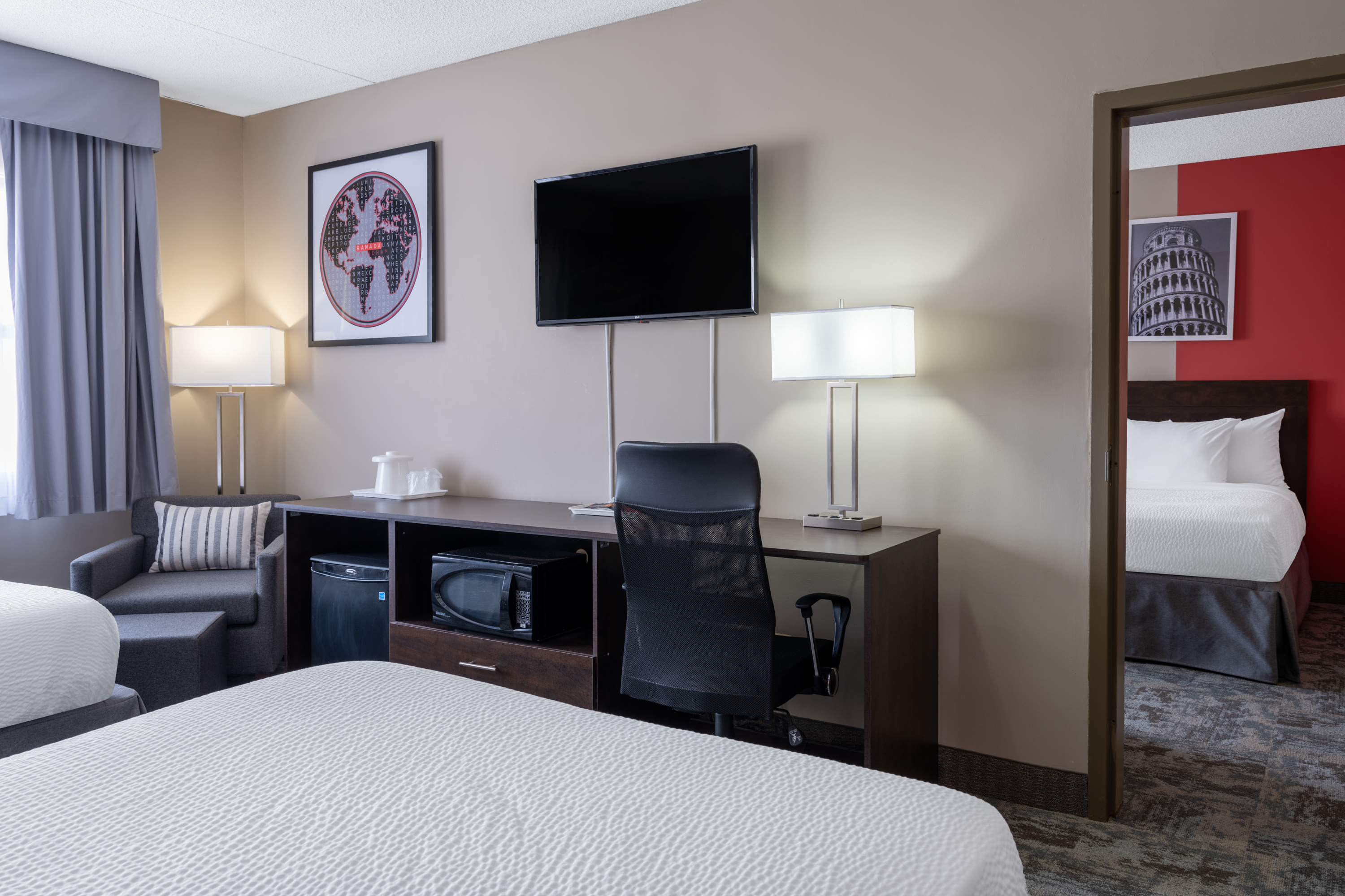 Ramada by Wyndham Thunder Bay Airlane Hotel | Thunder Bay, ON Hotels