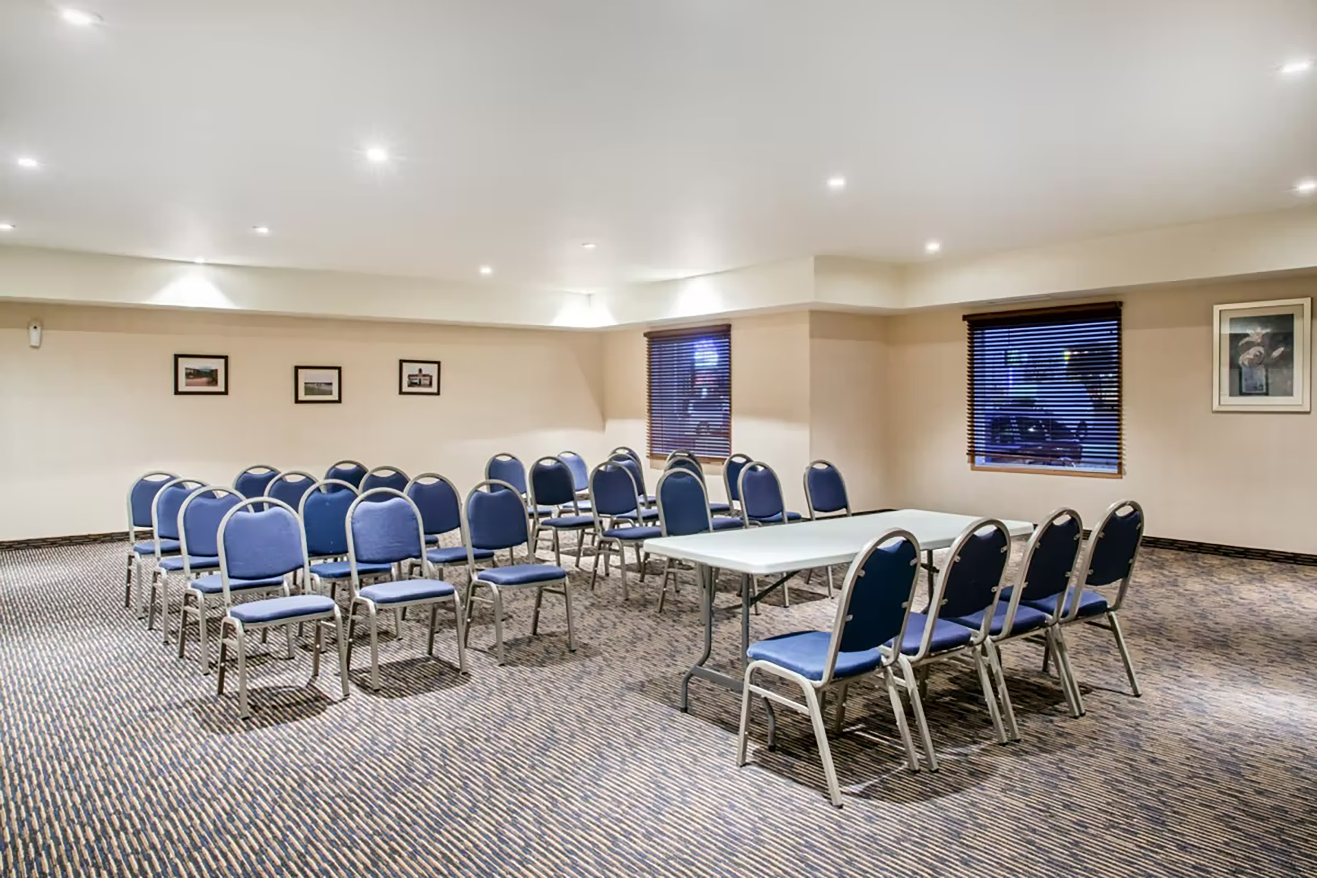 Ramada by Wyndham Prince Albert | Prince Albert, SK Hotels