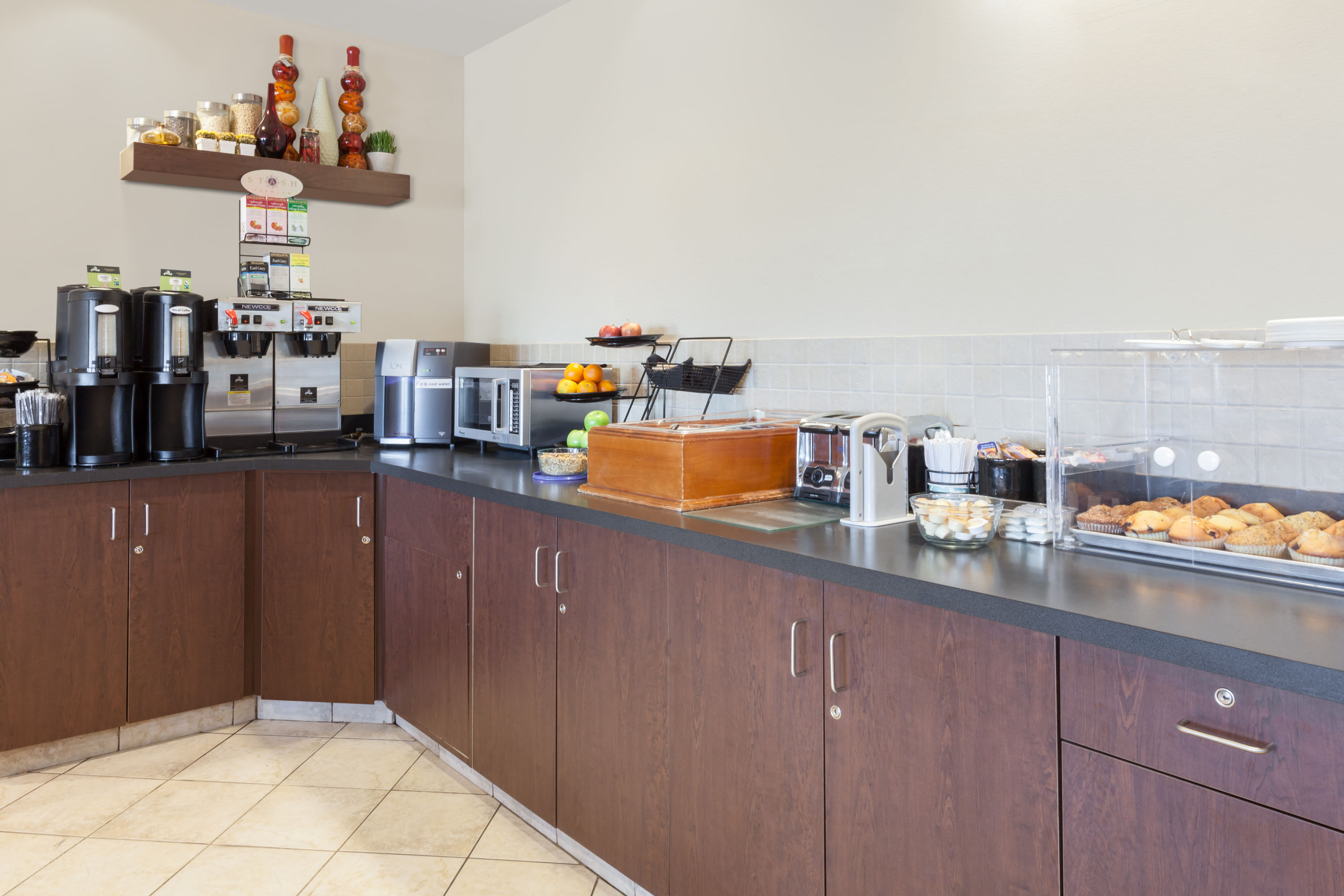 Ramada by Wyndham Weyburn | Weyburn, SK Hotels