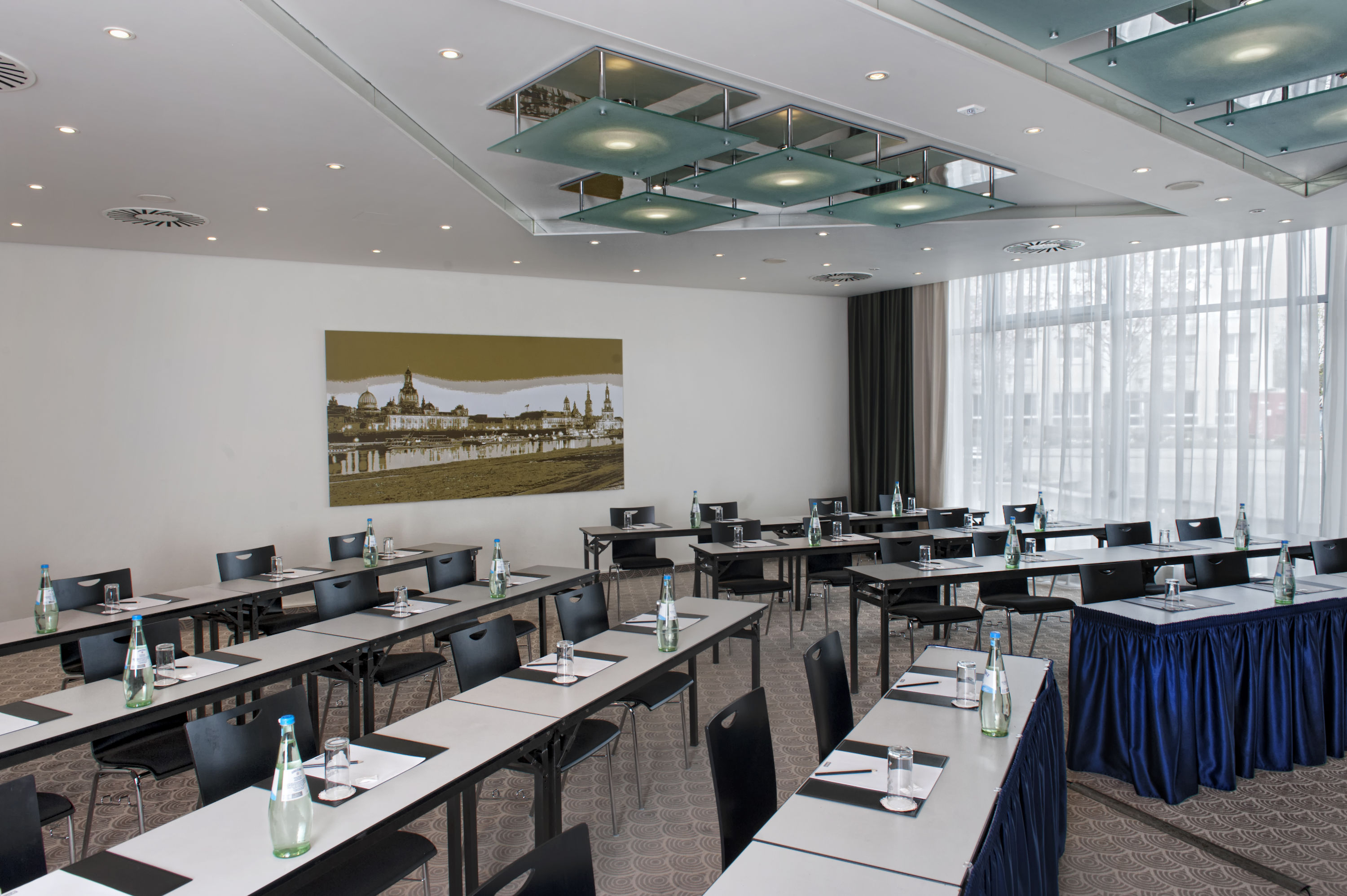 Ramada by Wyndham Dresden | Dresden, DE Hotels