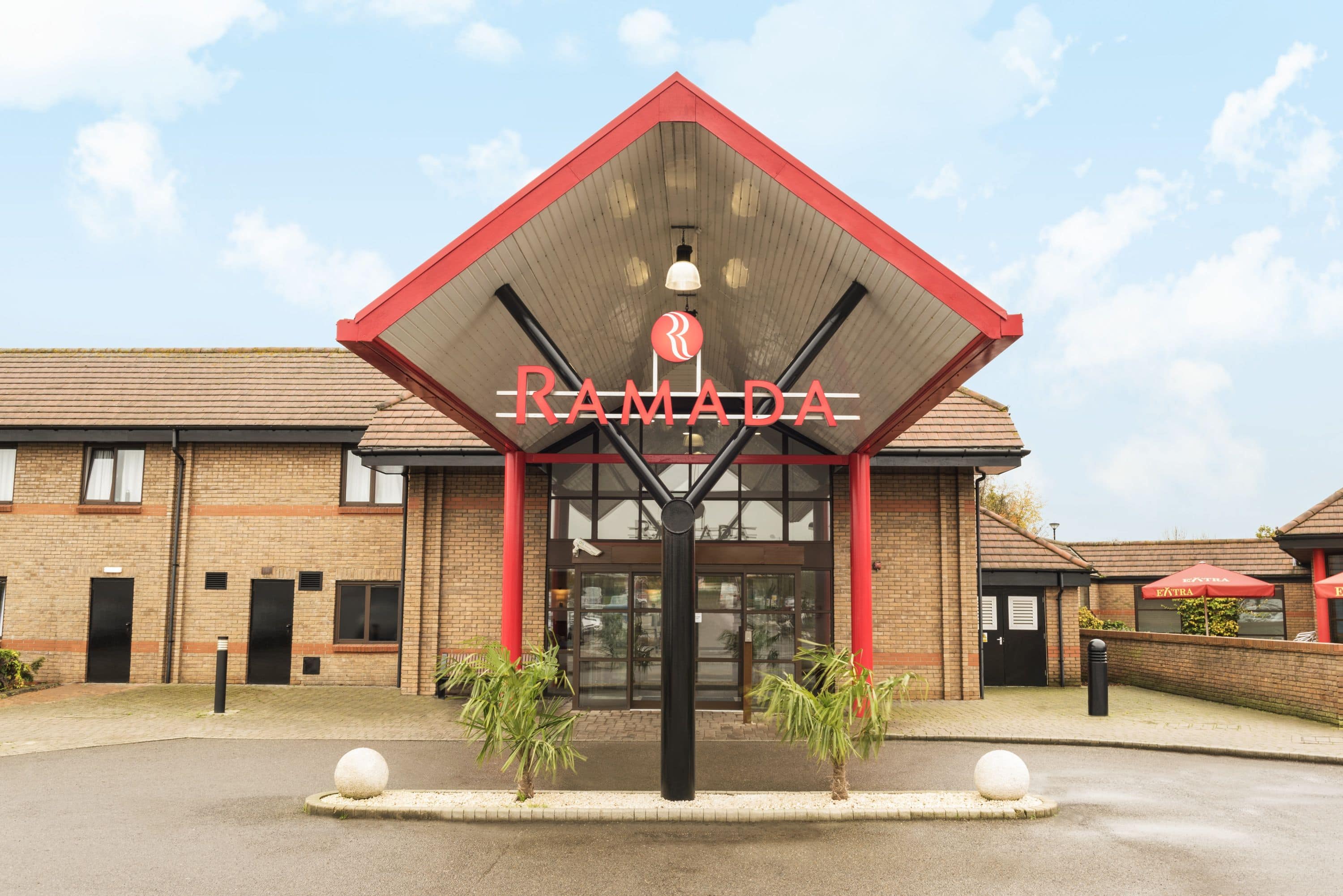Ramada by Wyndham Cambridge | Cambridge, CAM Hotels