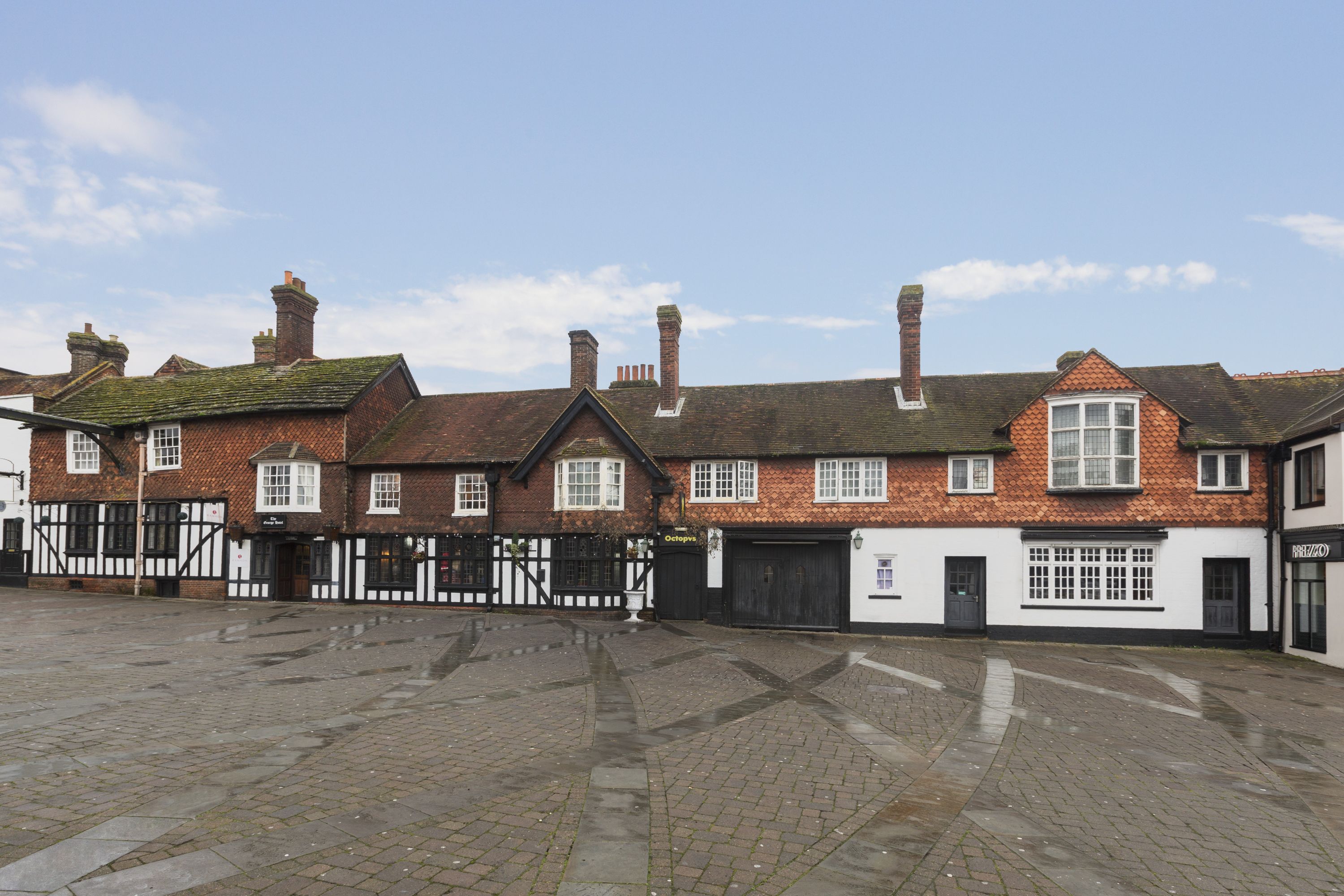 Ramada by Wyndham Crawley Gatwick | Crawley, GB Hotels