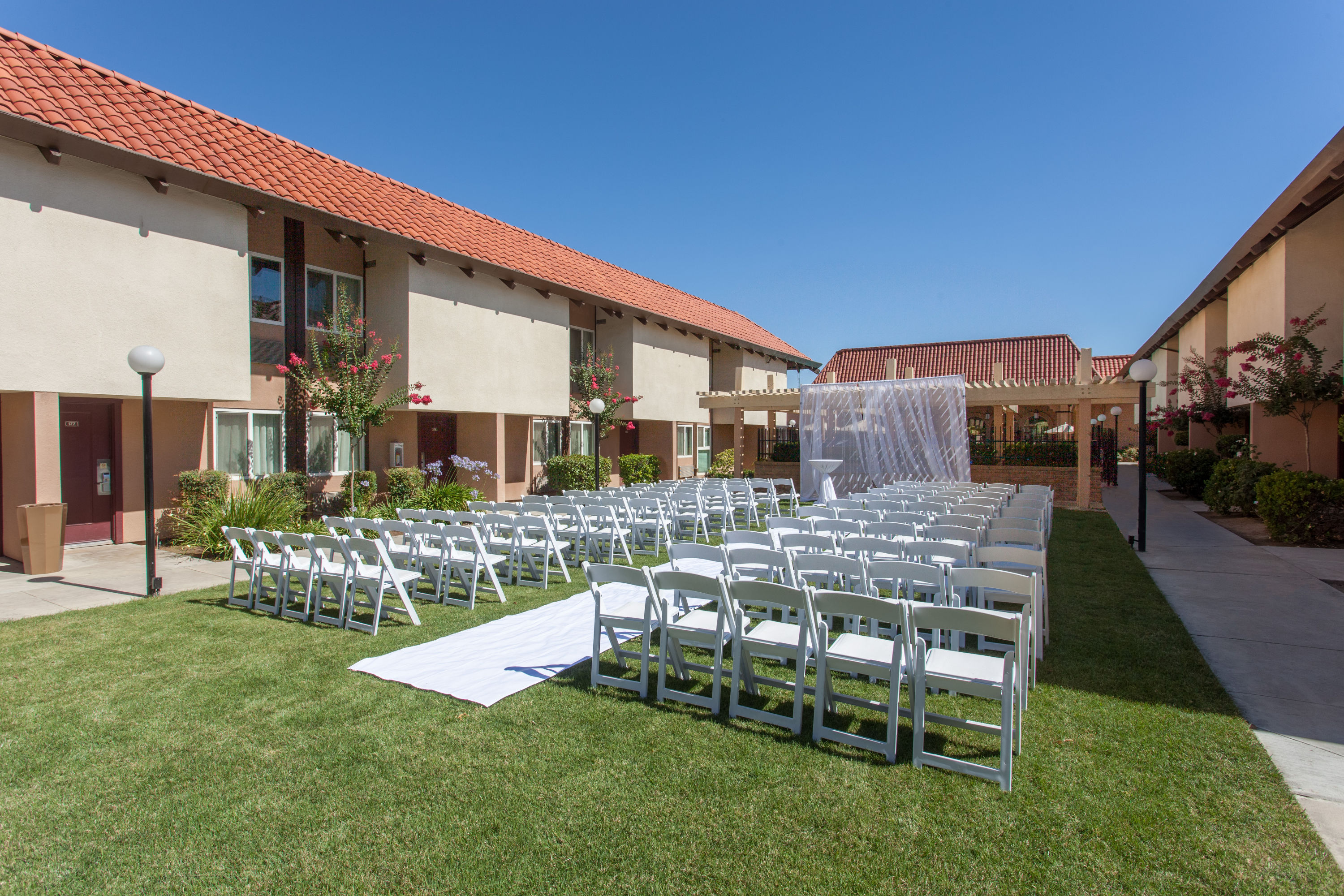 Ramada by Wyndham Fresno North | Fresno, CA Hotels