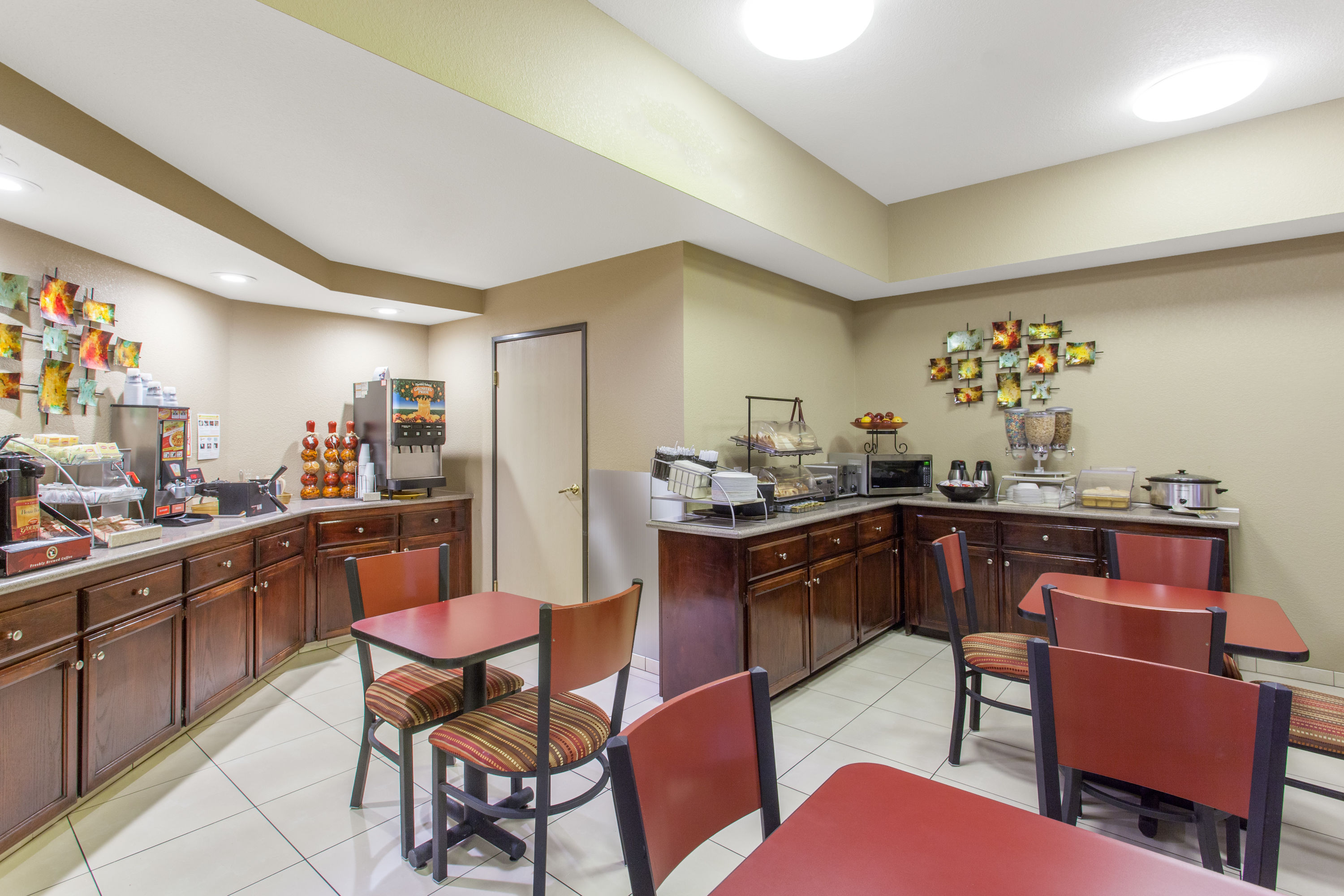 Ramada by Wyndham Fresno Northwest | Fresno, CA Hotels