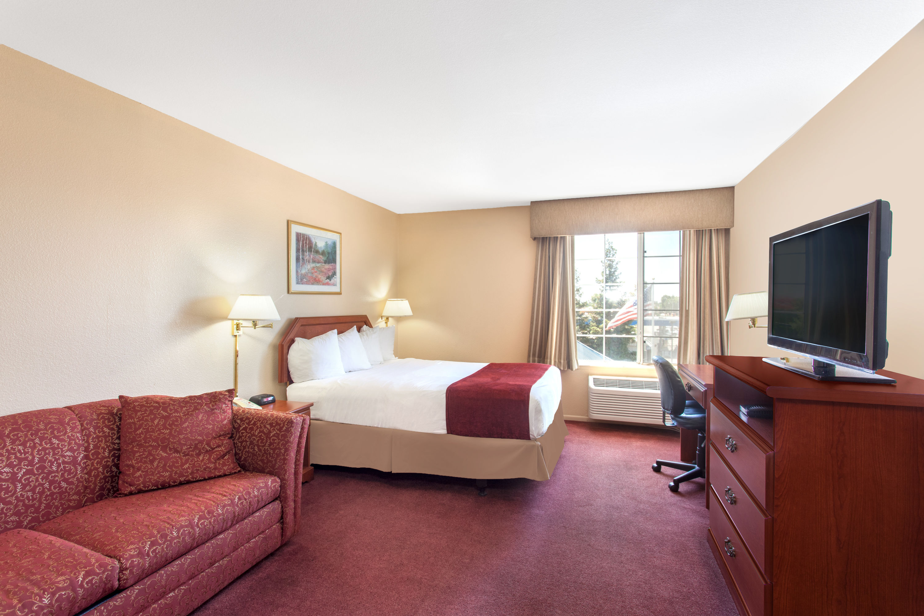 Ramada by Wyndham Fresno Northwest | Fresno, CA Hotels