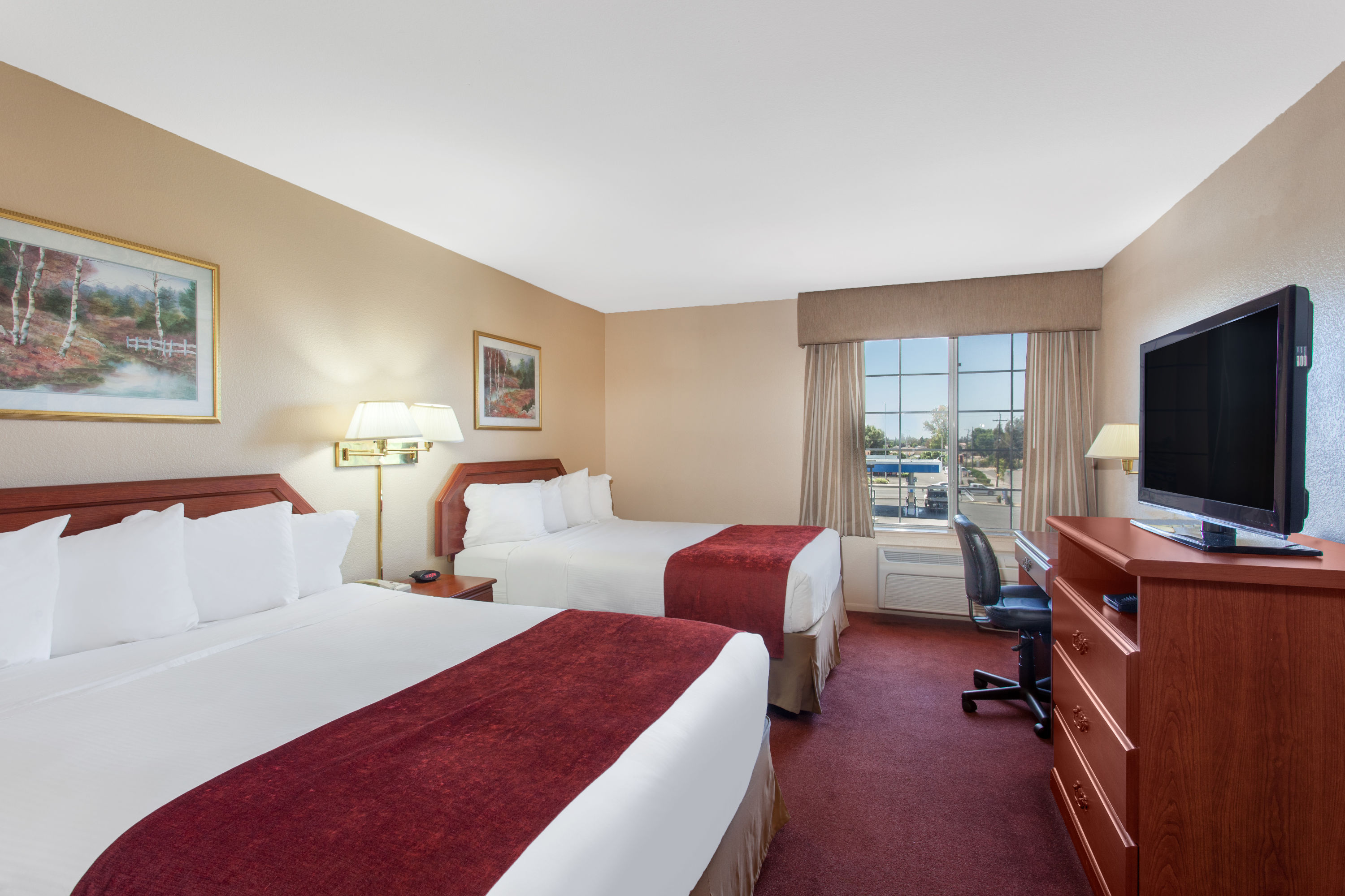 Ramada by Wyndham Fresno Northwest | Fresno, CA Hotels