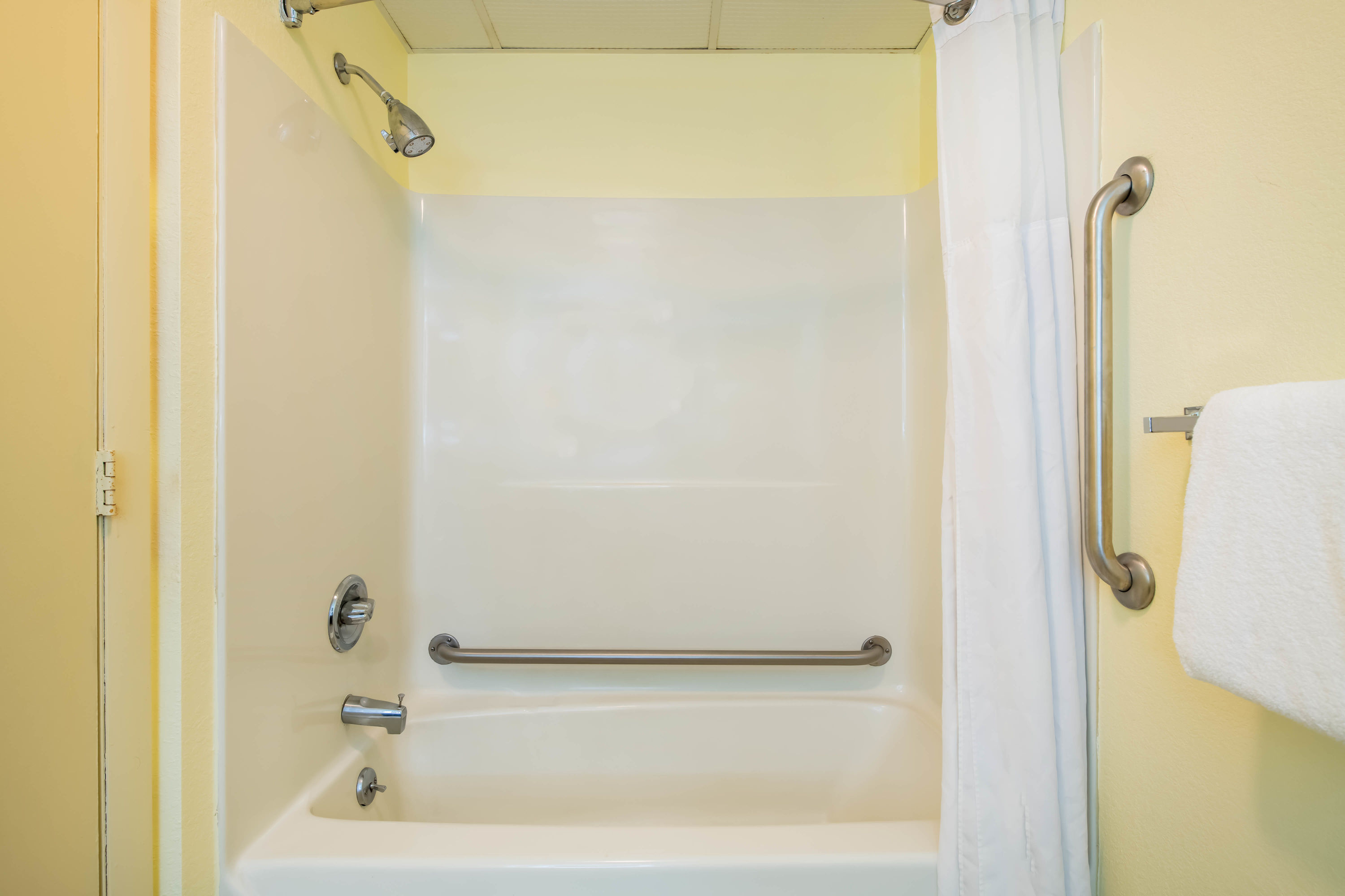 Ramada by Wyndham Groton | Groton, CT Hotels