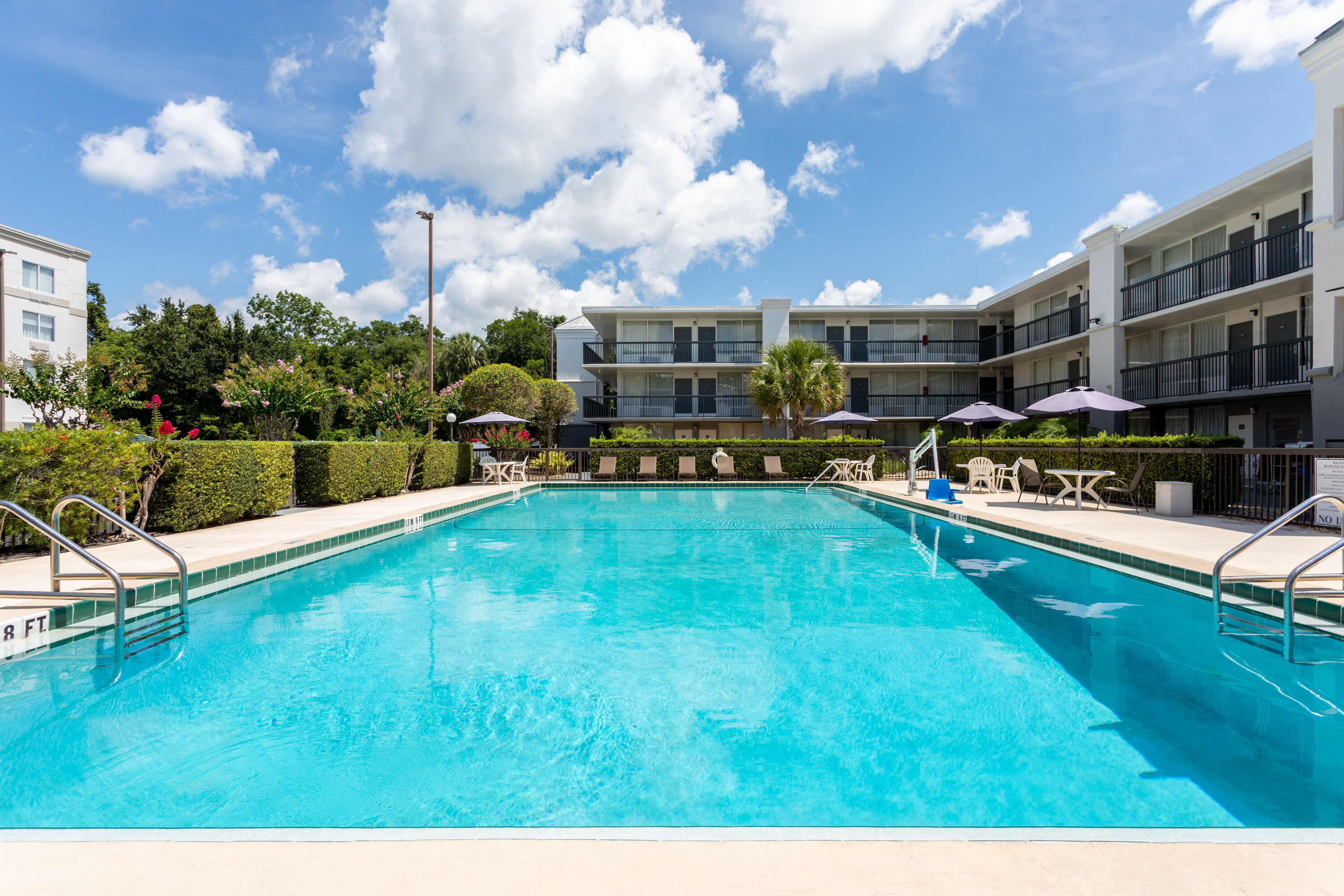 Ramada by Wyndham Altamonte Springs Near I-4 | Altamonte Springs, FL Hotels