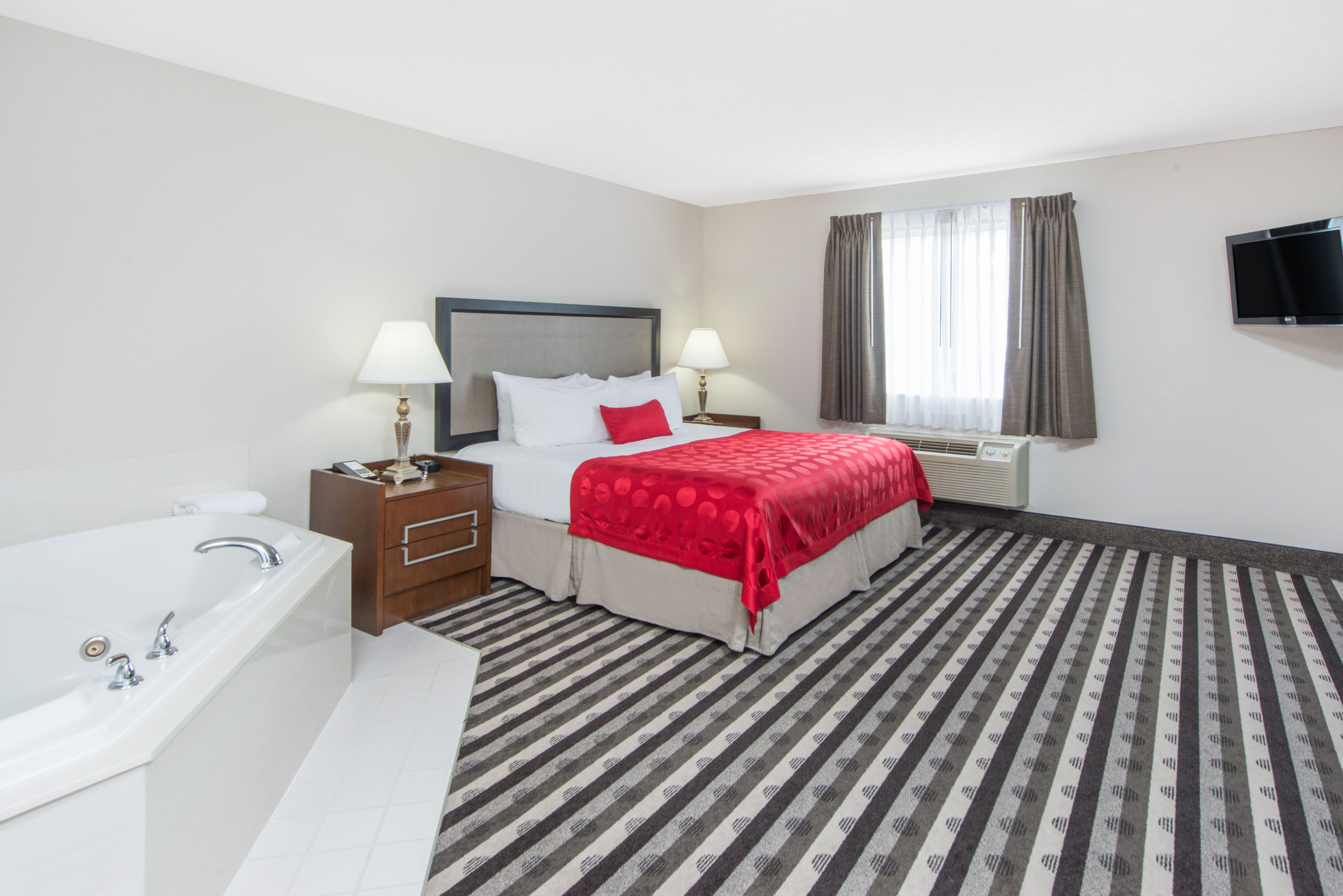 Ramada by Wyndham Springfield North | Springfield, IL Hotels