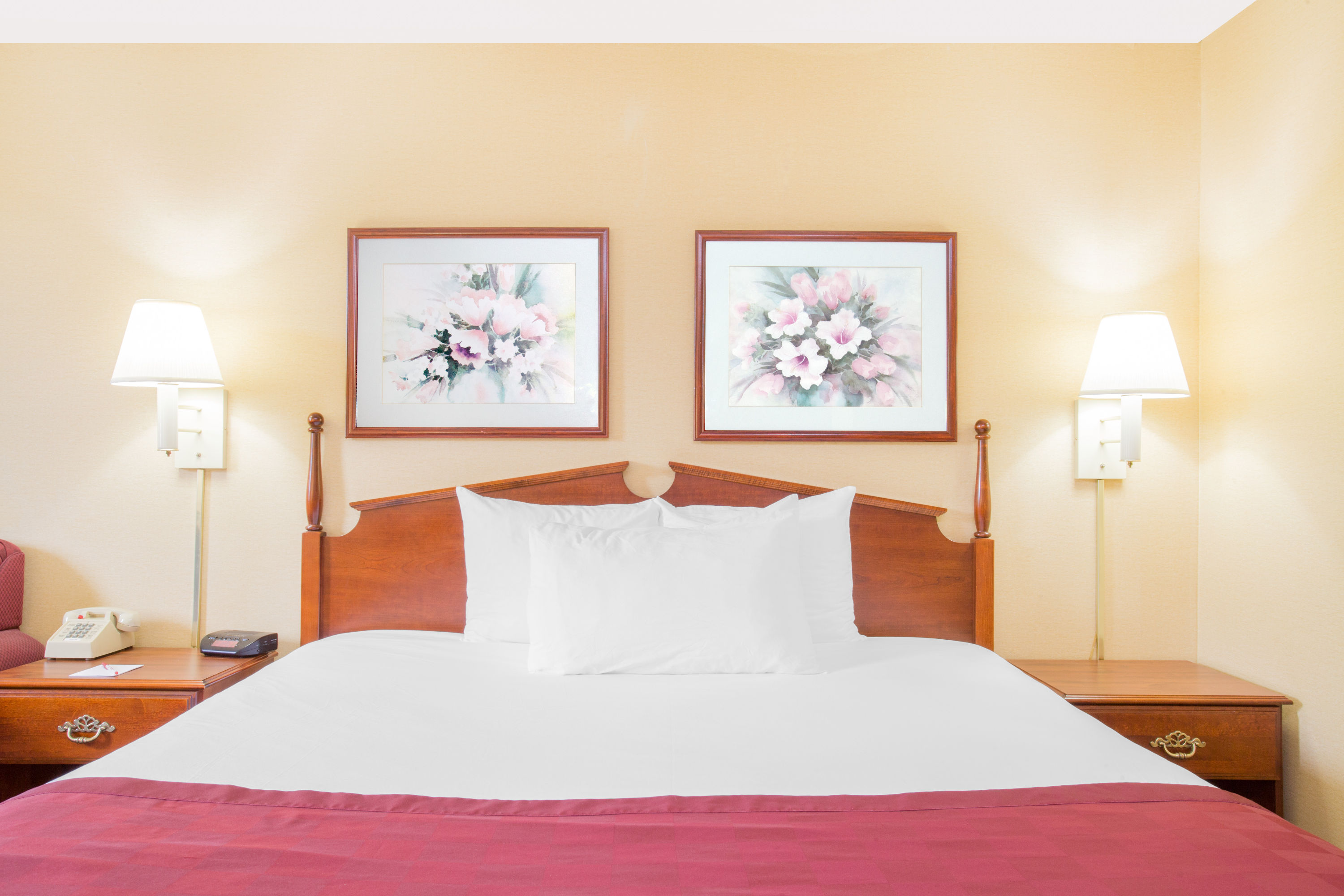 Ramada by Wyndham Angola/Fremont Area | Angola, IN Hotels