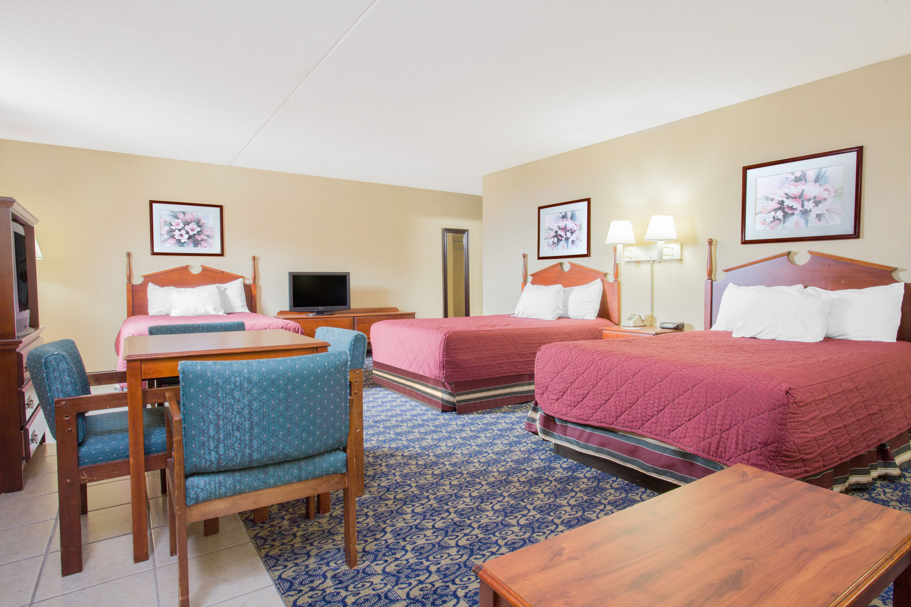 Ramada by Wyndham Angola/Fremont Area | Angola, IN Hotels