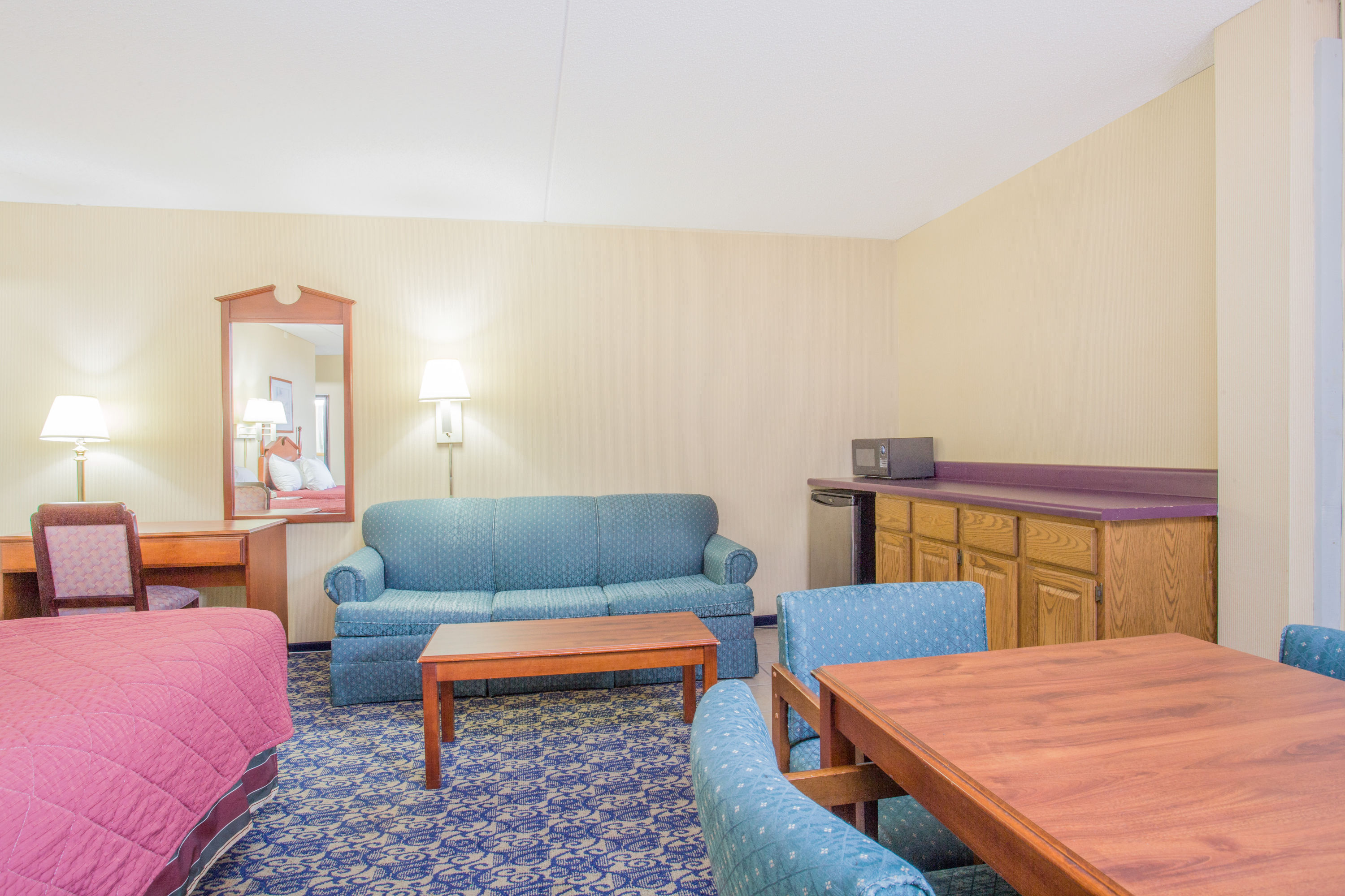 Ramada by Wyndham Angola/Fremont Area | Angola, IN Hotels