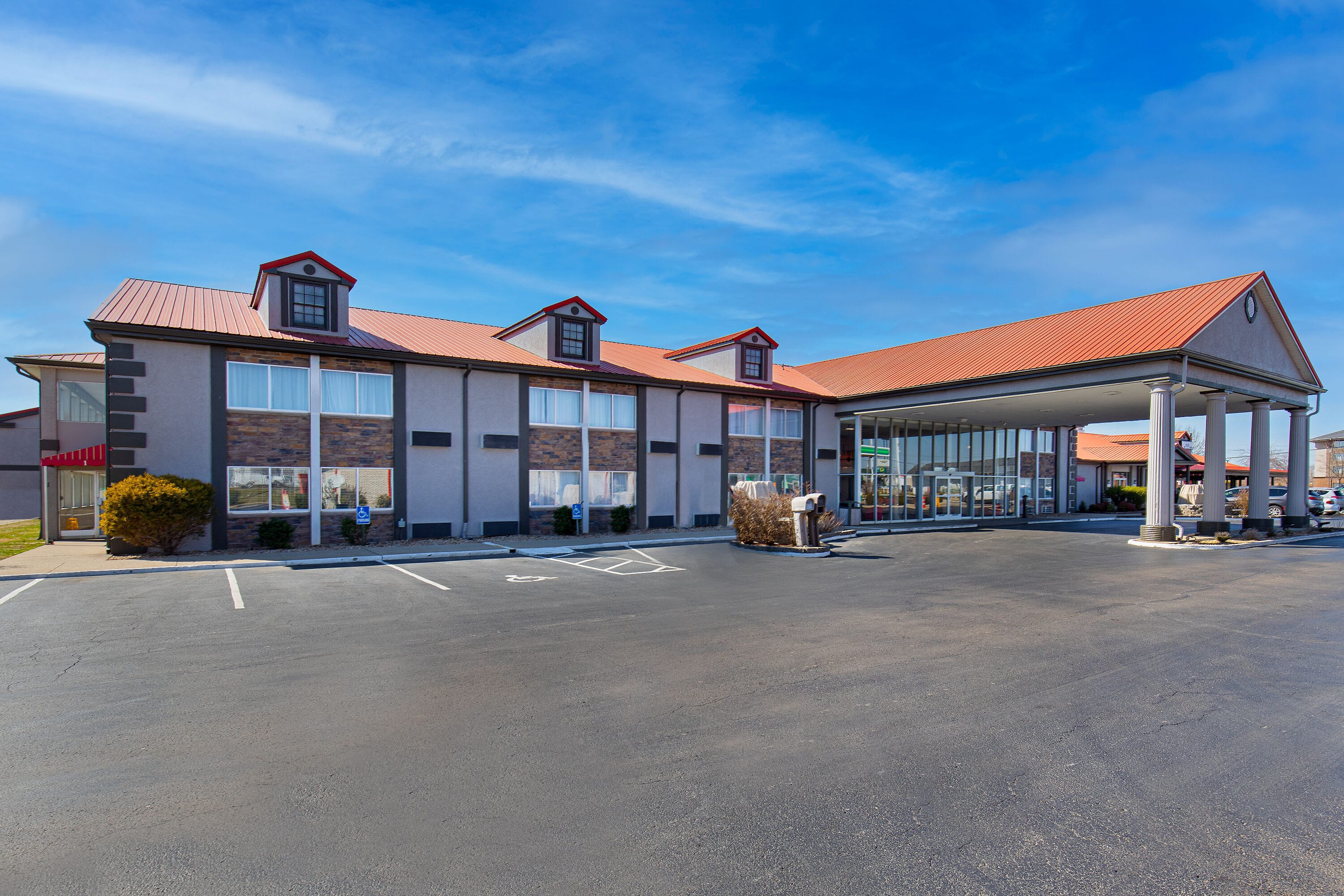 Ramada by Wyndham Bowling Green | Bowling Green, KY Hotels