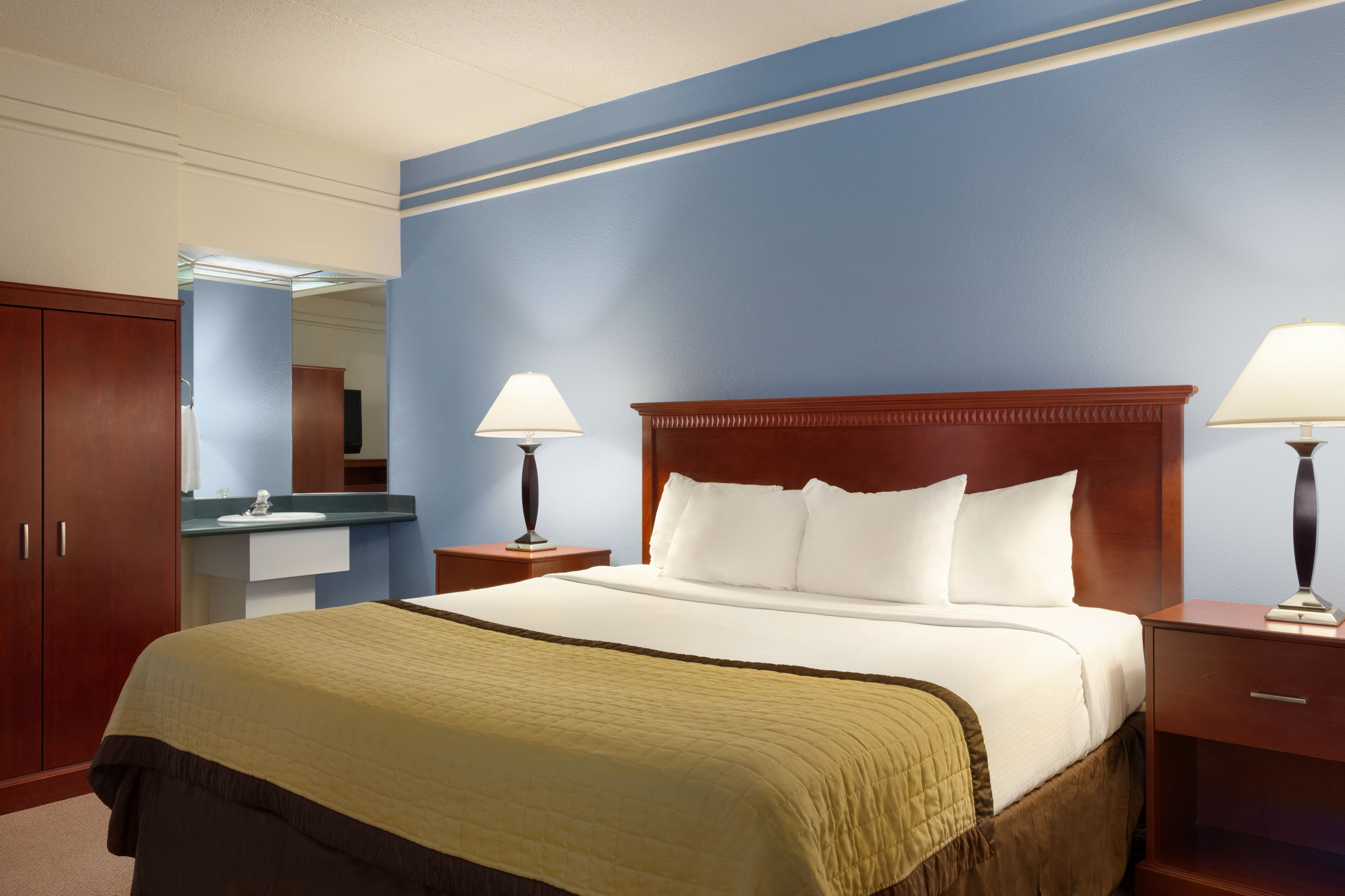 Ramada by Wyndham Fargo | Fargo, ND Hotels