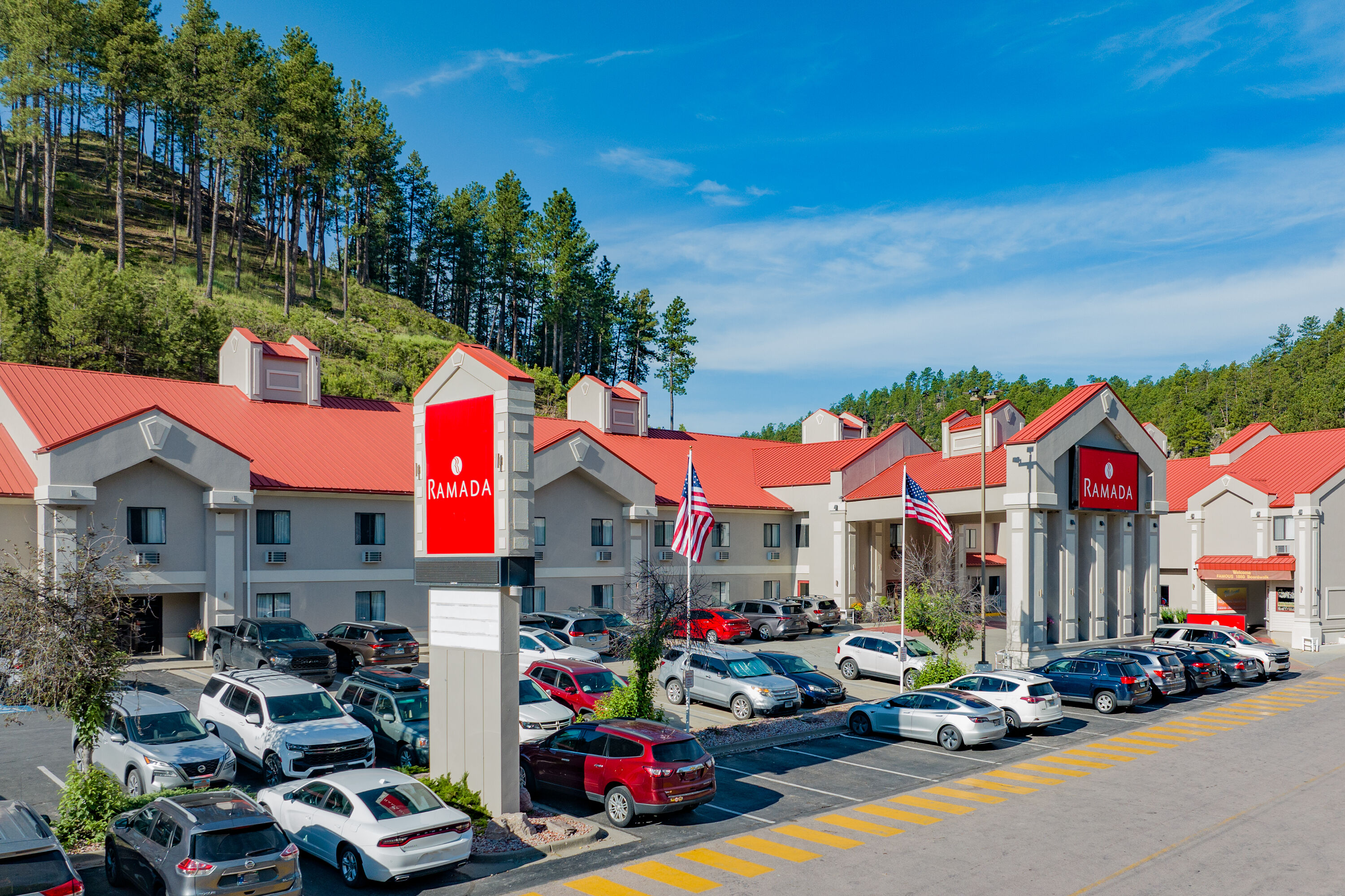 Ramada by Wyndham Keystone Near Mt Rushmore | Keystone, SD Hotels