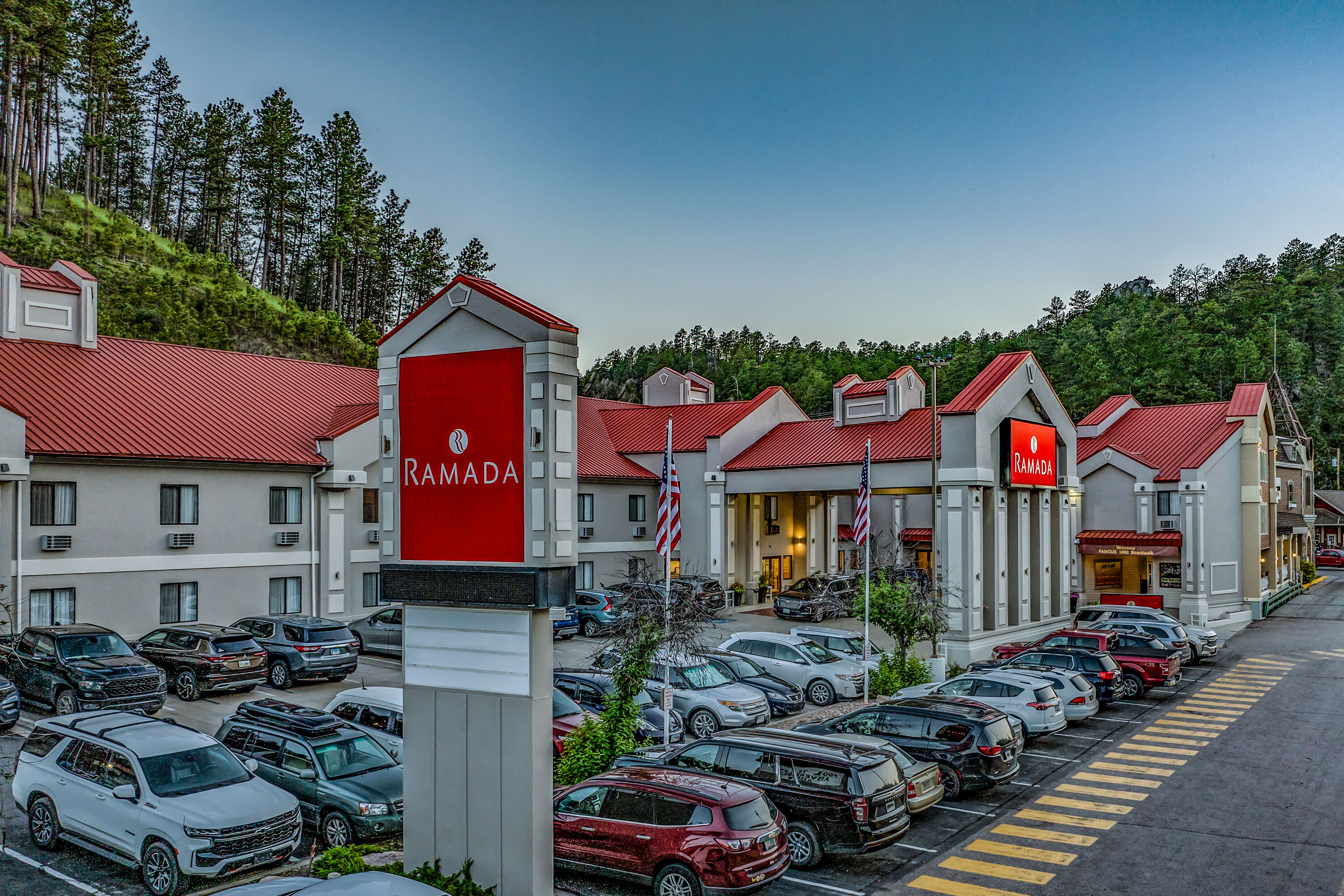 Ramada by Wyndham Keystone Near Mt Rushmore | Keystone, SD Hotels