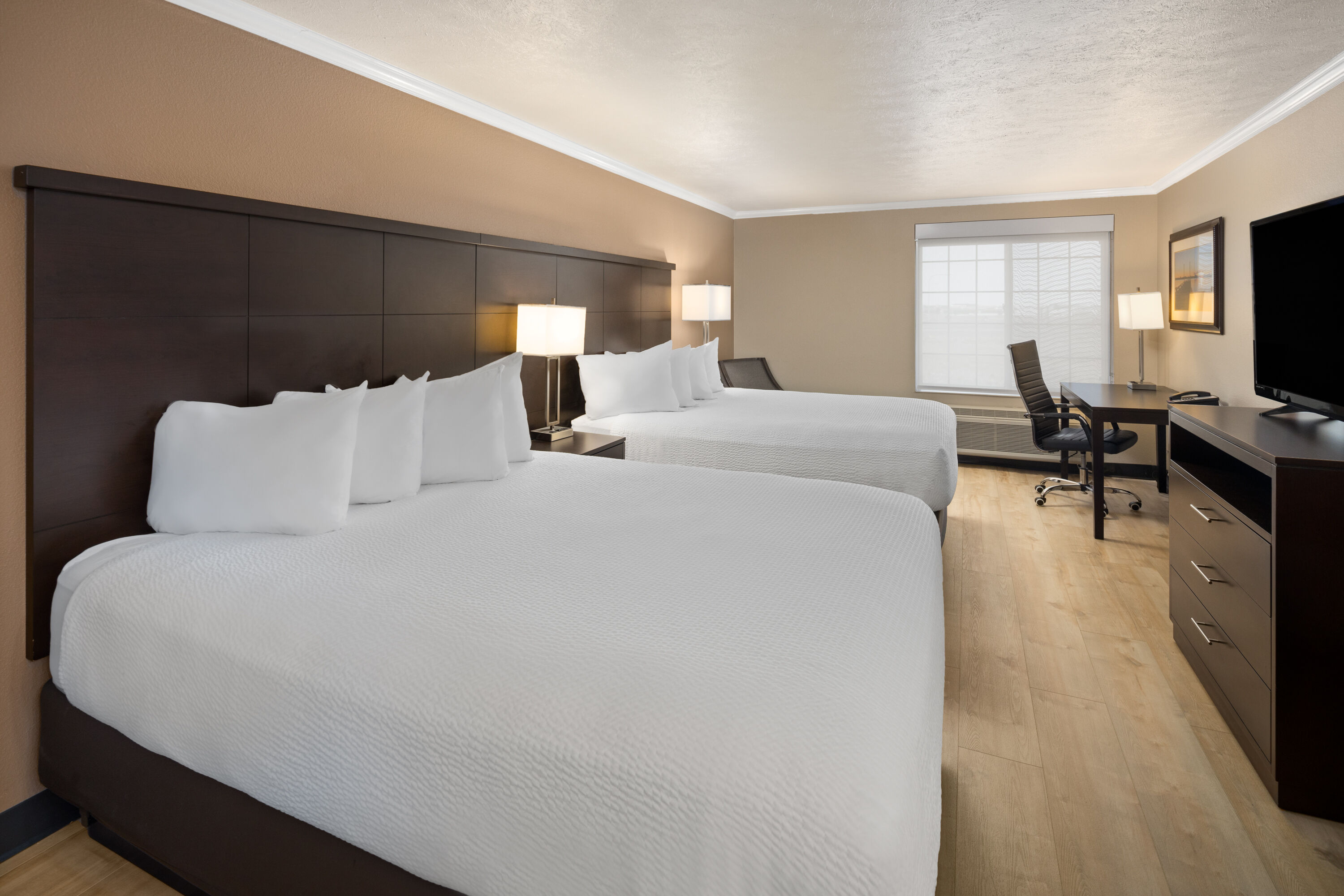 Ramada by Wyndham Moses Lake | Moses Lake, WA Hotels