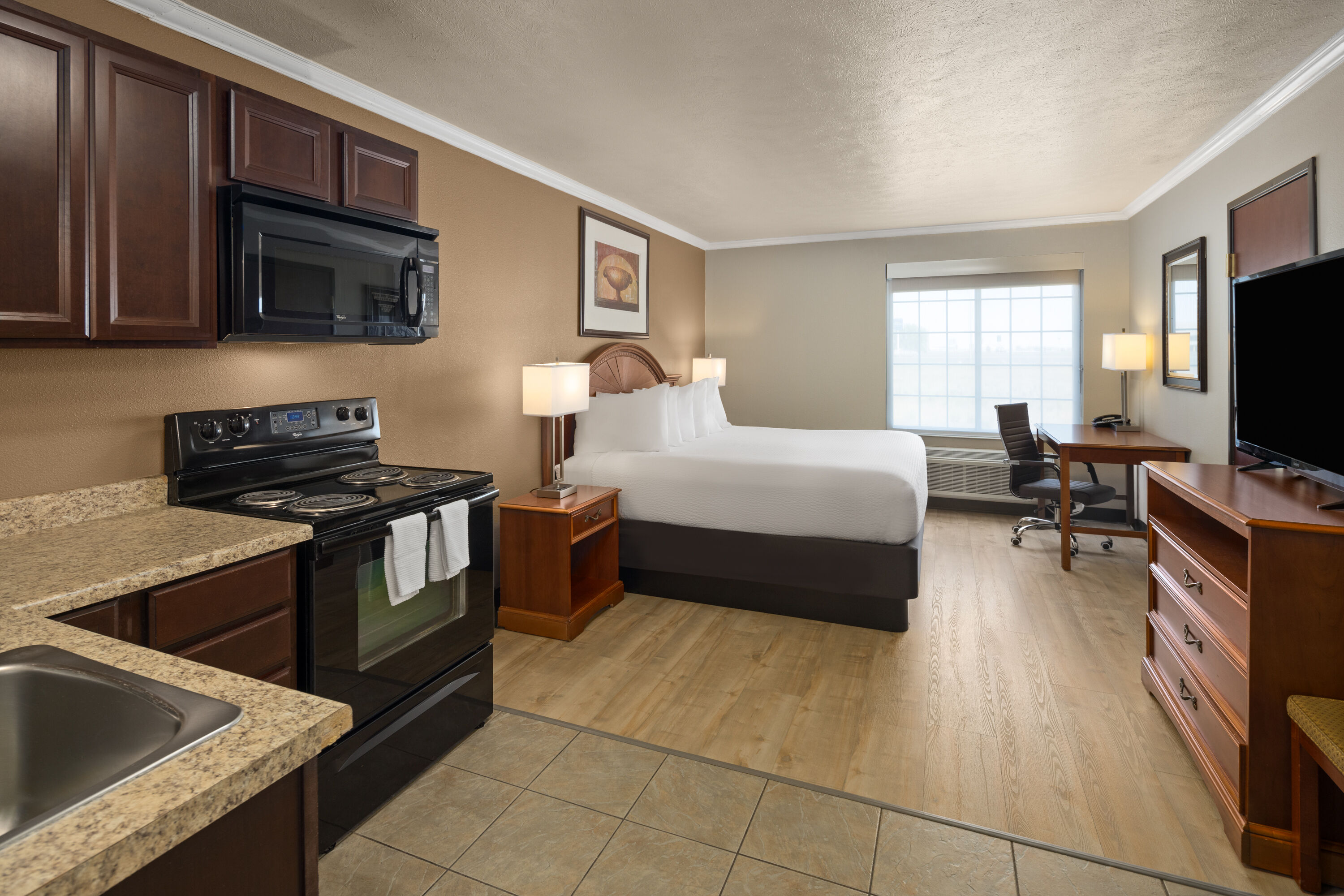 Ramada by Wyndham Moses Lake | Moses Lake, WA Hotels