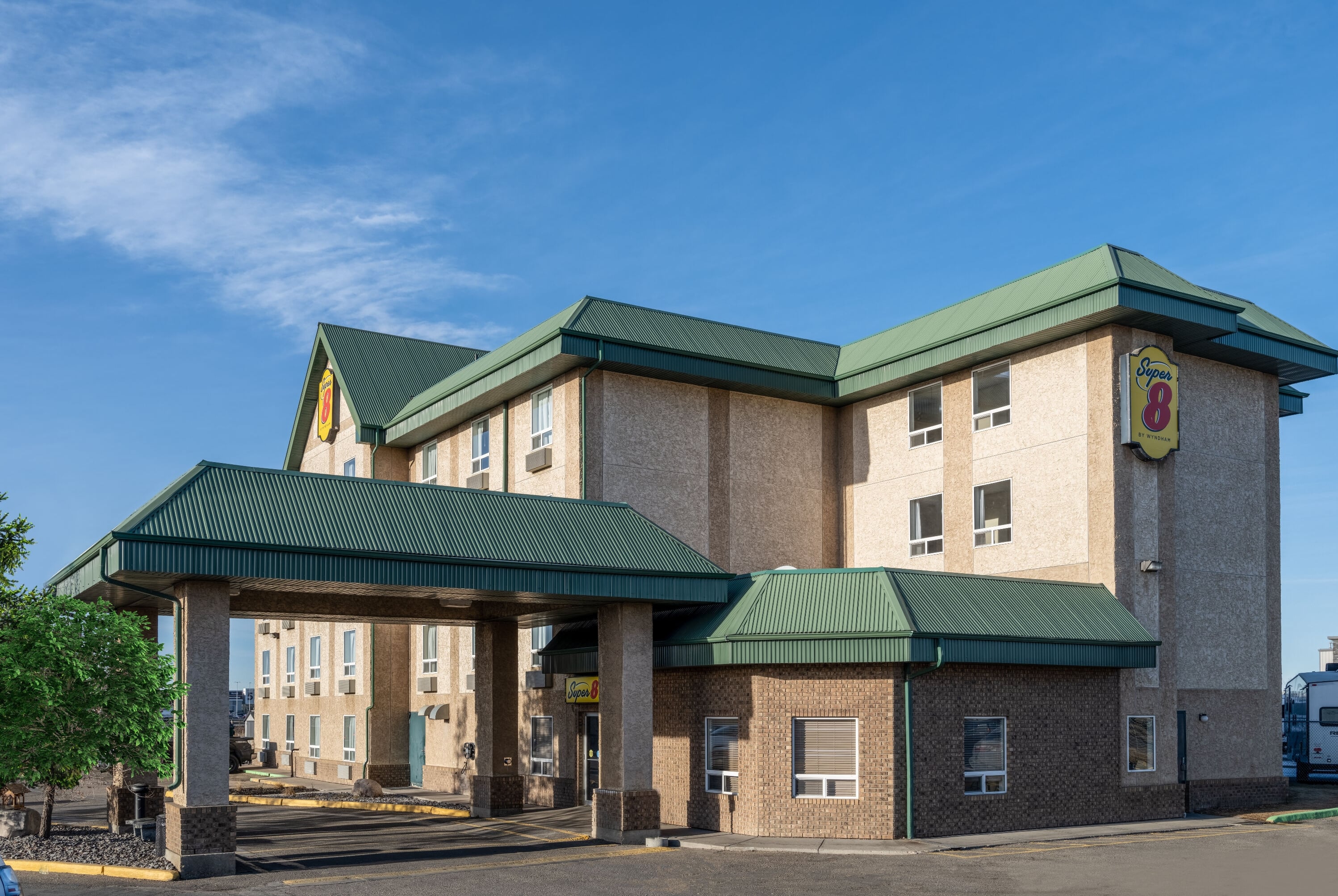 Super 8 by Wyndham Edmonton International Airport | Leduc, AB Hotels