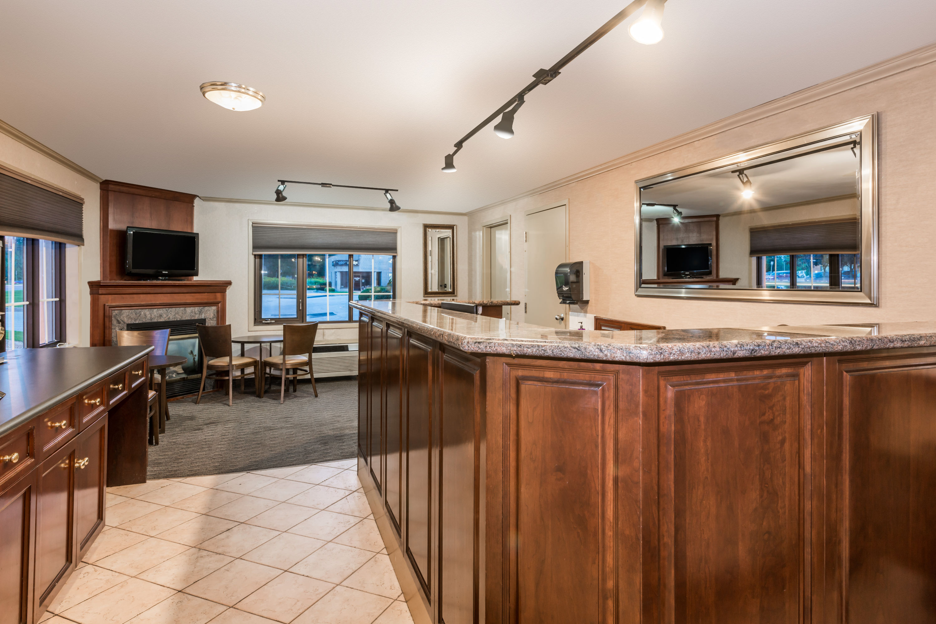 Super 8 by Wyndham Guelph | Guelph, Ontario, ON Hotels