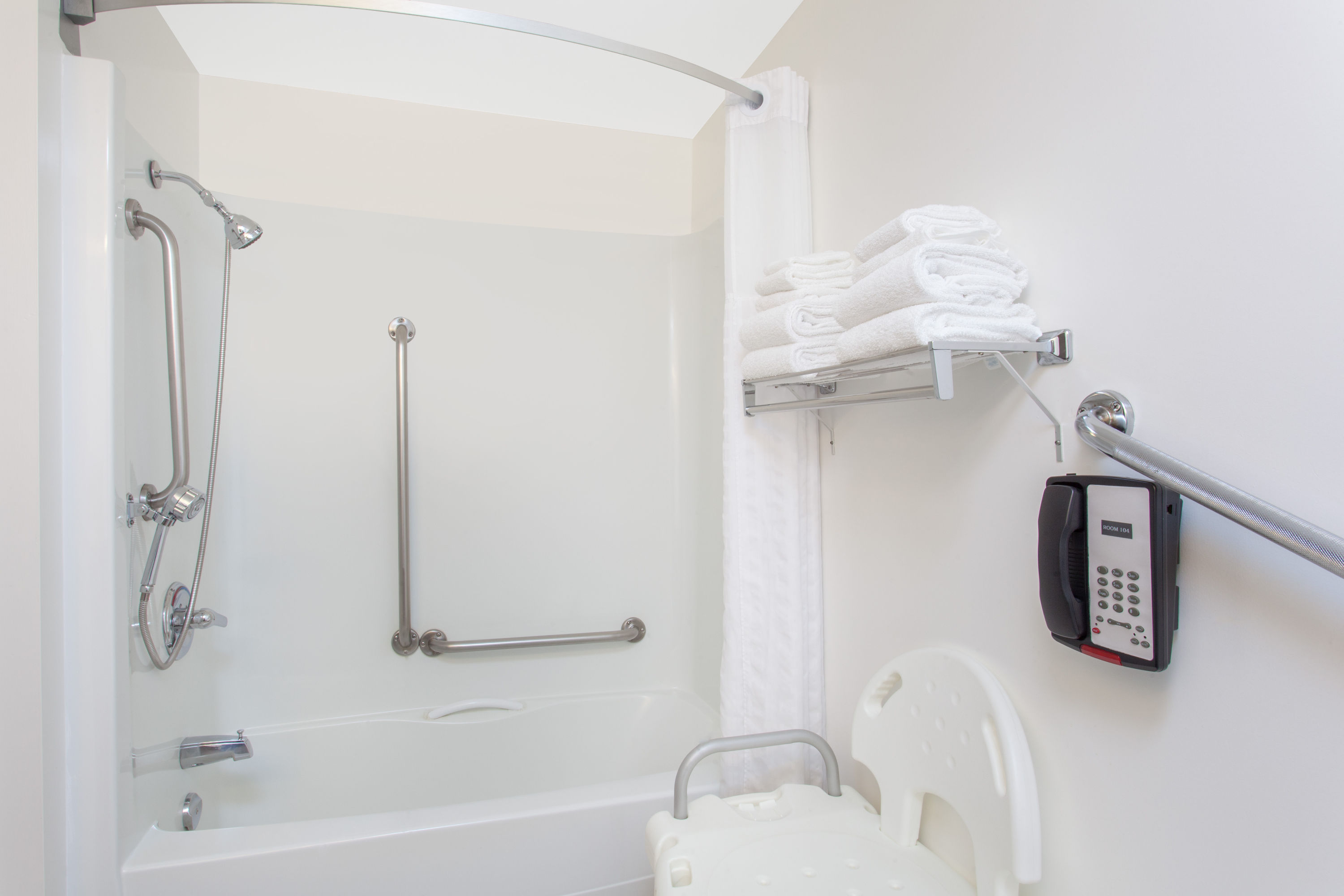 Super 8 by Wyndham Kenora | Kenora, ON Hotels