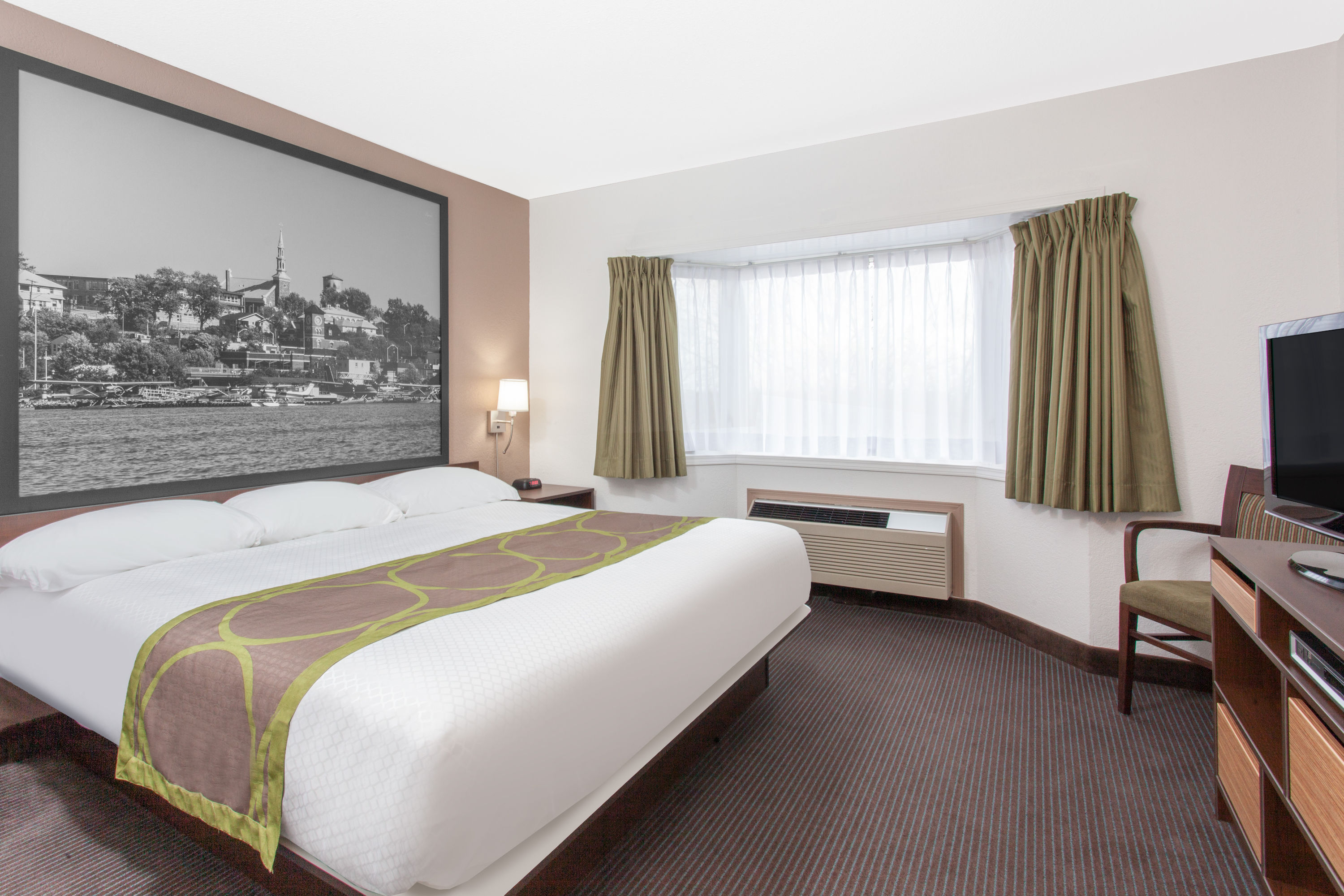 Super 8 by Wyndham Kenora | Kenora, ON Hotels